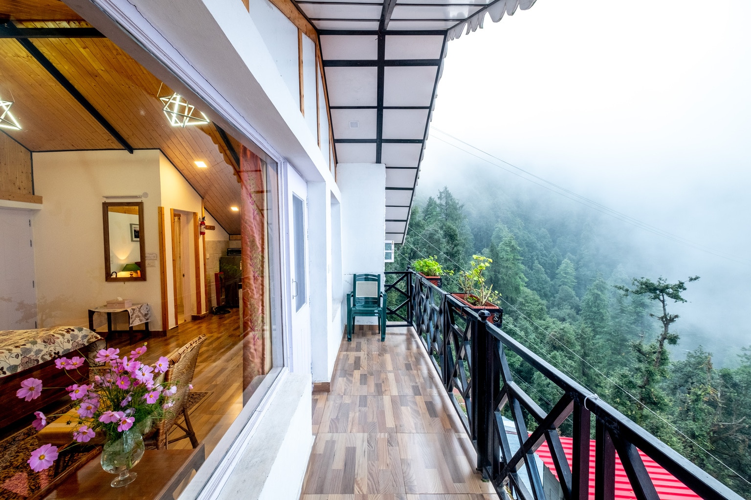 Rose Studio Cottage at Mashobra s Private Heritage 𝗕𝗢𝗢𝗞 Shimla Cottage