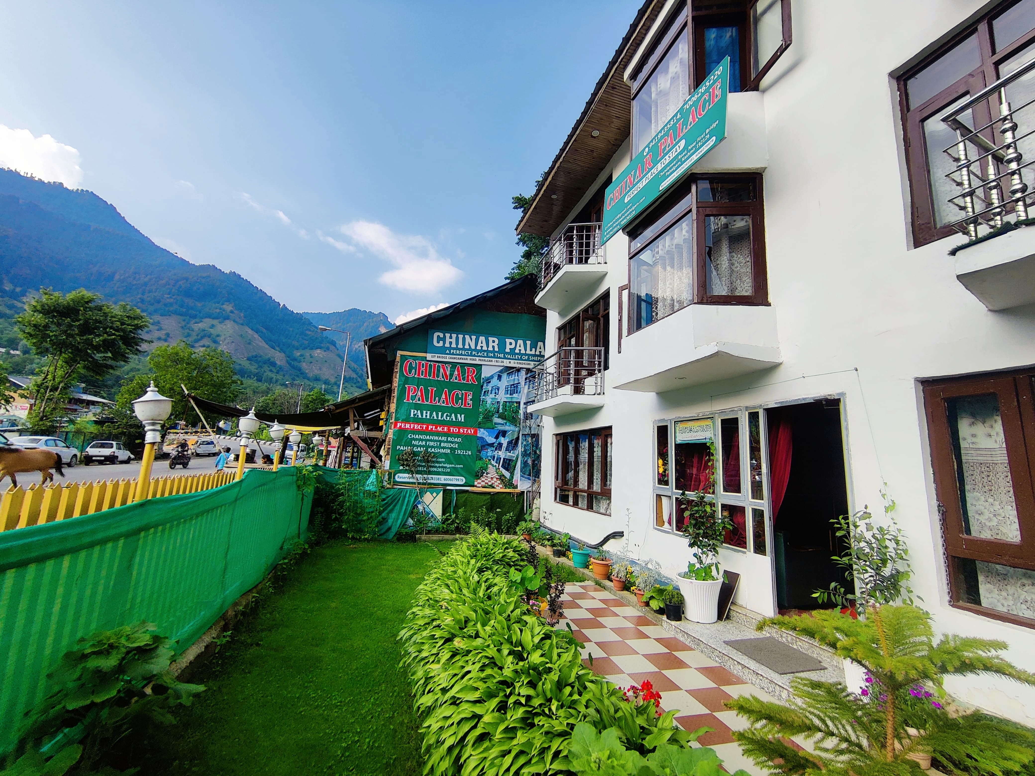 Rooms of Chinar Palace - Pahalgam Hotel on Goibibo