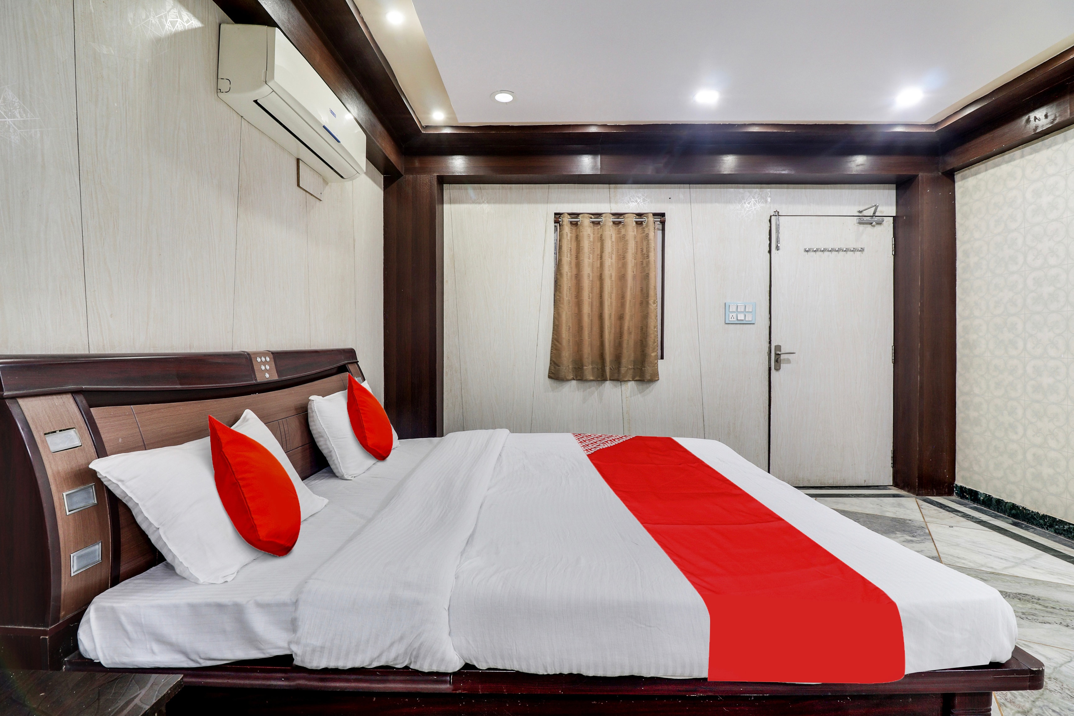 Rooms of Super Hotel O Swag - Jabalpur Hotel on Goibibo
