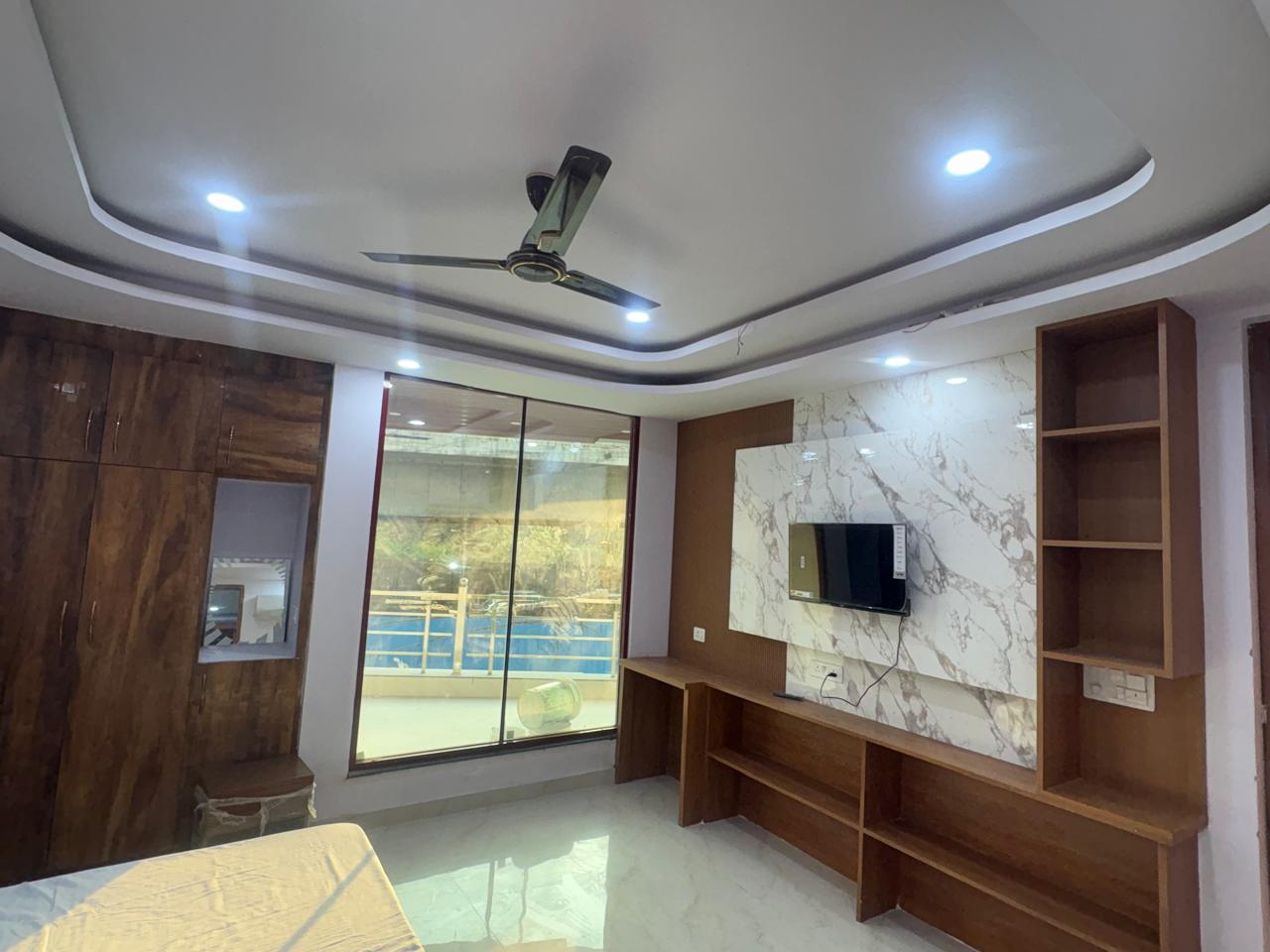 Shri Radha Palace 𝗕𝗢𝗢𝗞 Vrindavan Homestay