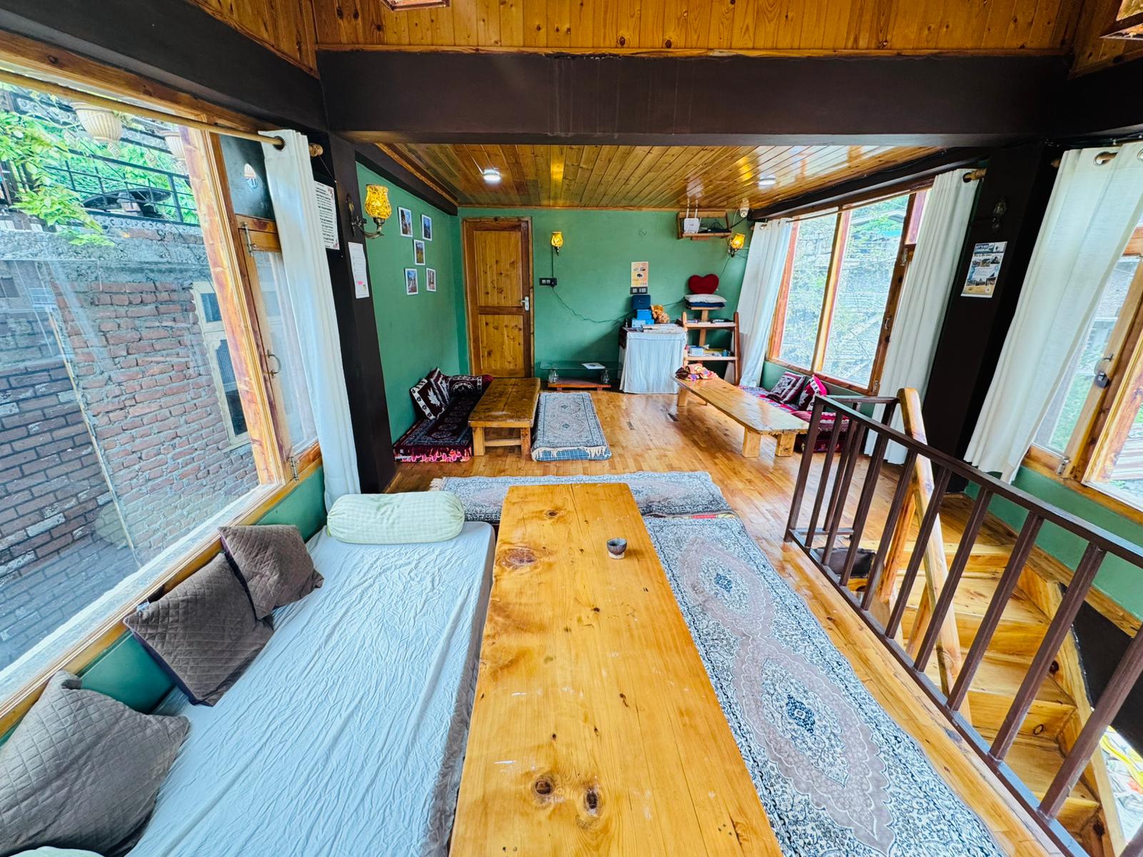 The Hamlet Stay 𝗕𝗢𝗢𝗞 Manali Homestay