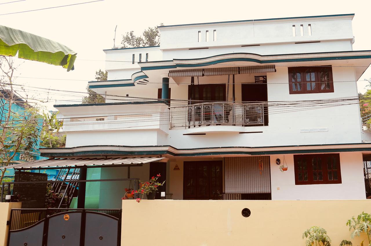 Tanmaya 𝗕𝗢𝗢𝗞 Neyyattinkara Homestay