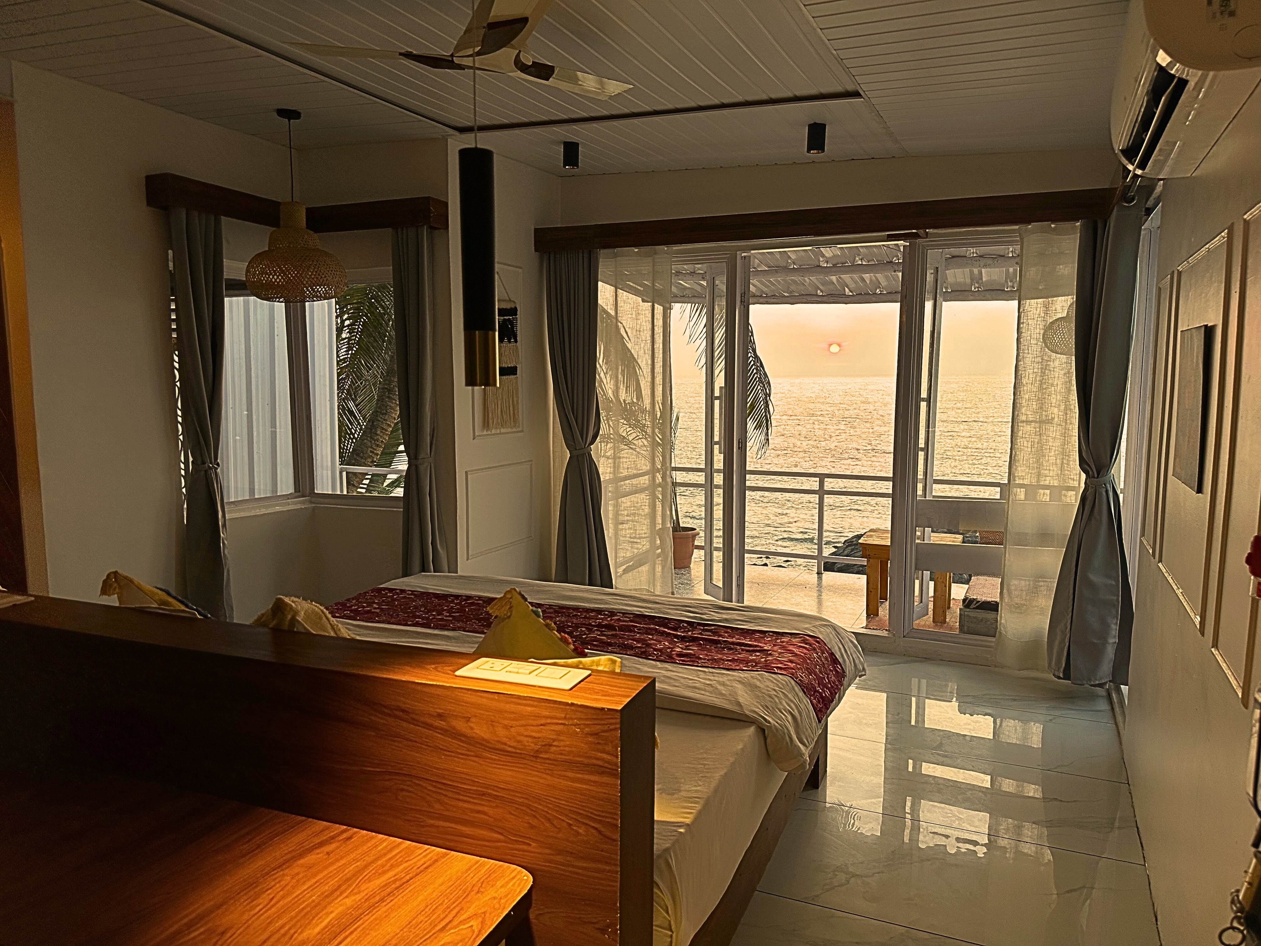 ATS -Arambol | Rooms & Restaurant 𝗕𝗢𝗢𝗞 Goa Homestay