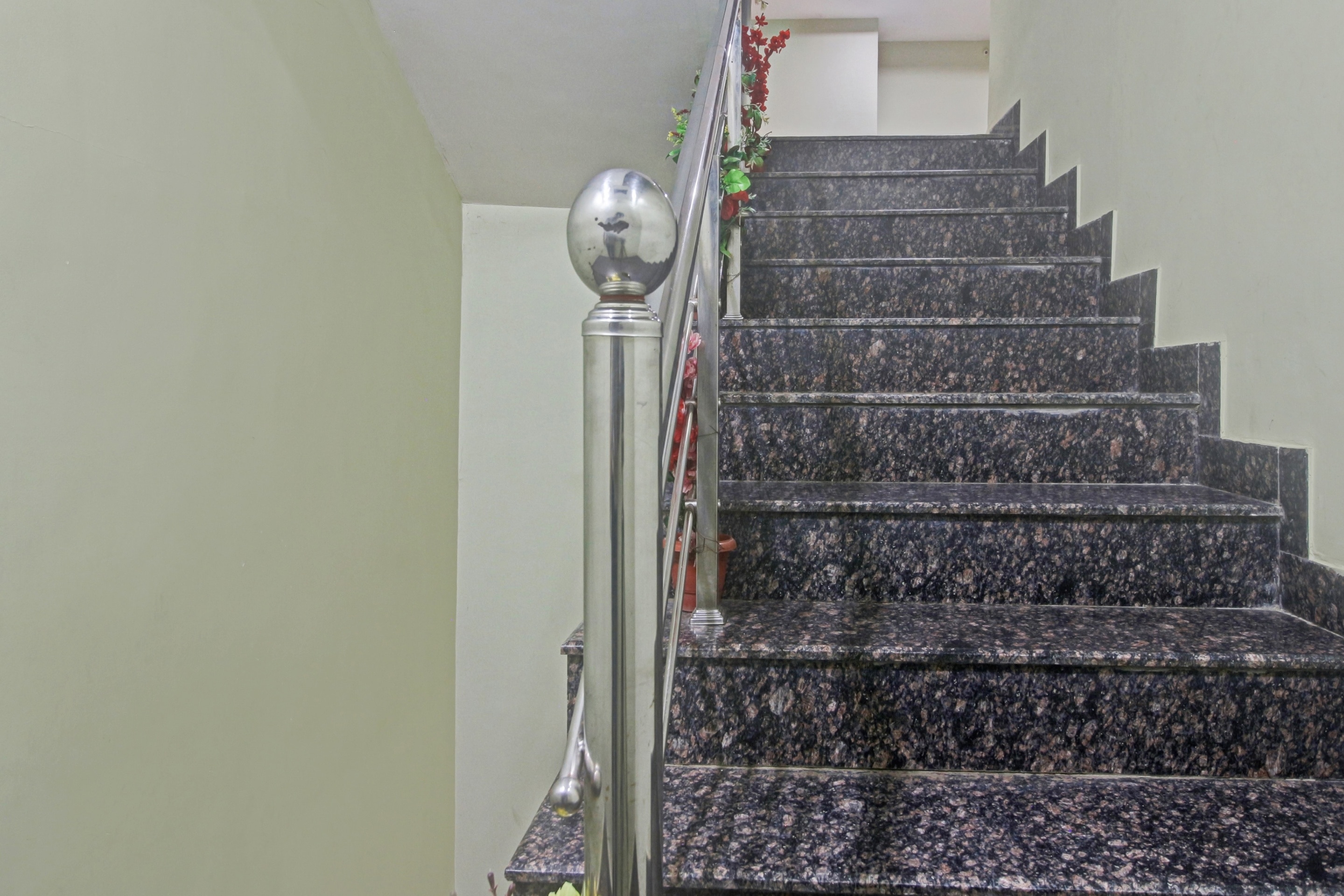 Hotel O Vrundawan 𝗕𝗢𝗢𝗞 Kalmeshwar Hotel