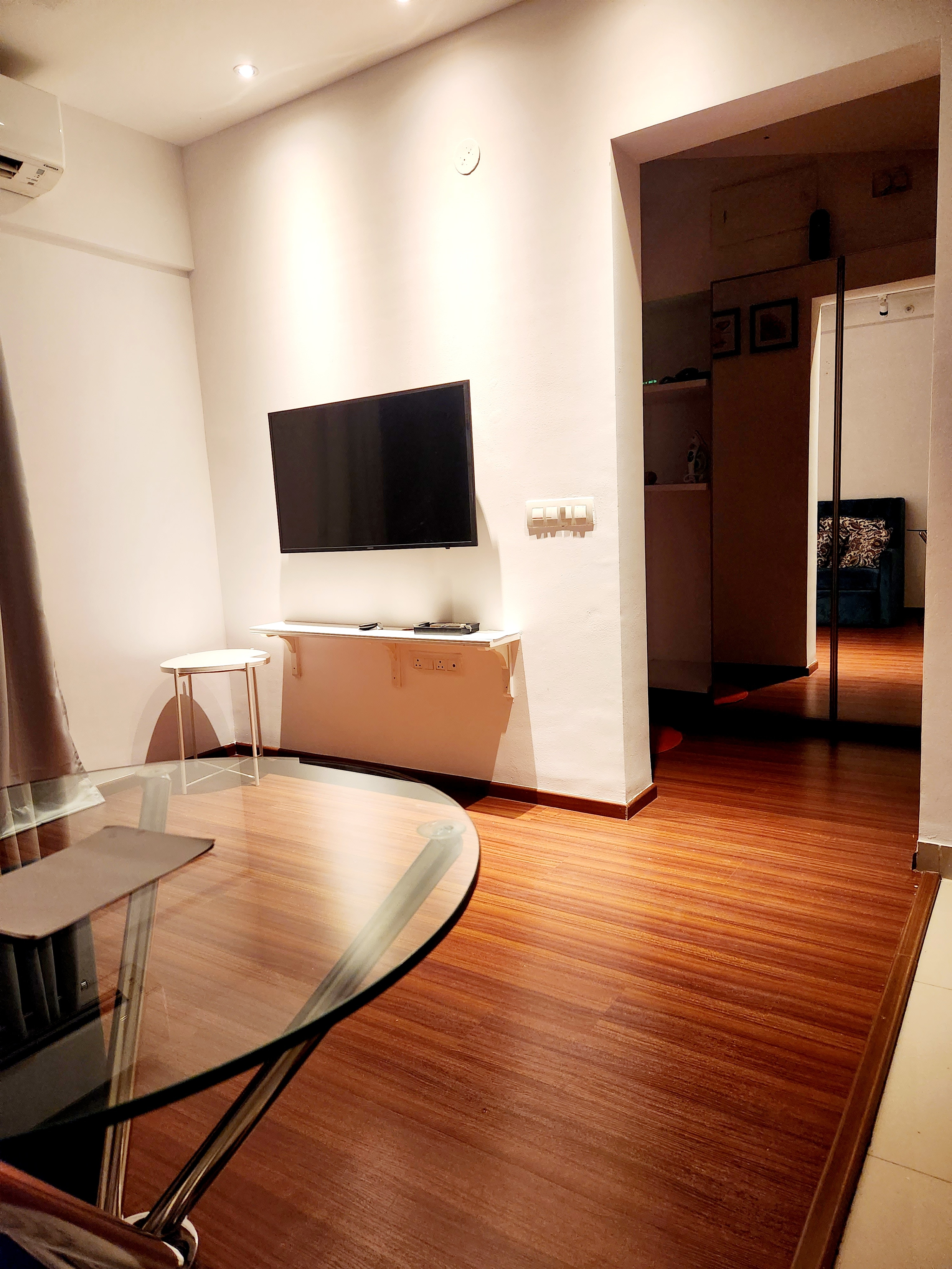 Nest Neo Studio @ Amanora Mall 𝗕𝗢𝗢𝗞 Pune Apartment