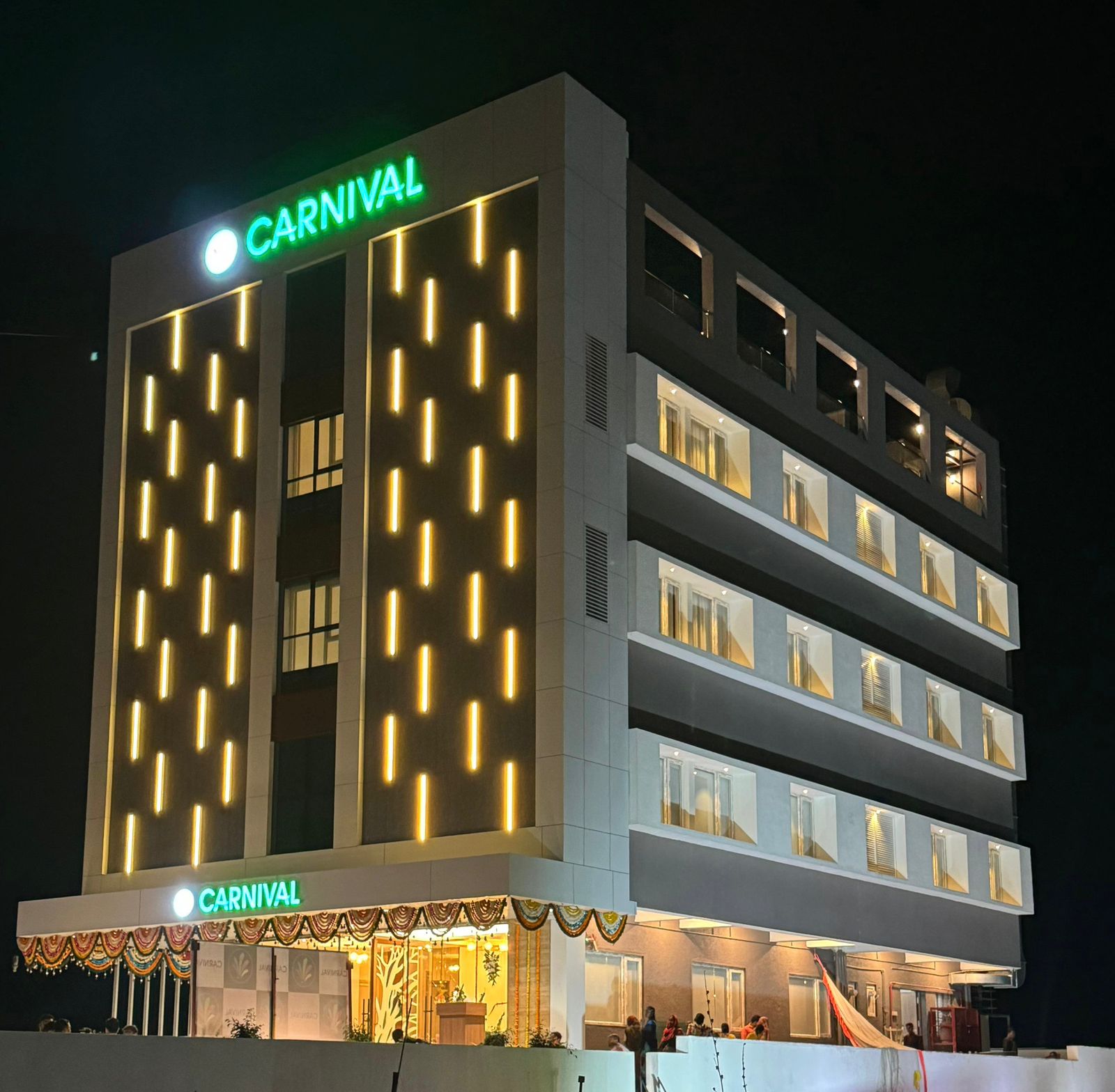 Hotel Carnival 𝗕𝗢𝗢𝗞 Parbhani Hotel