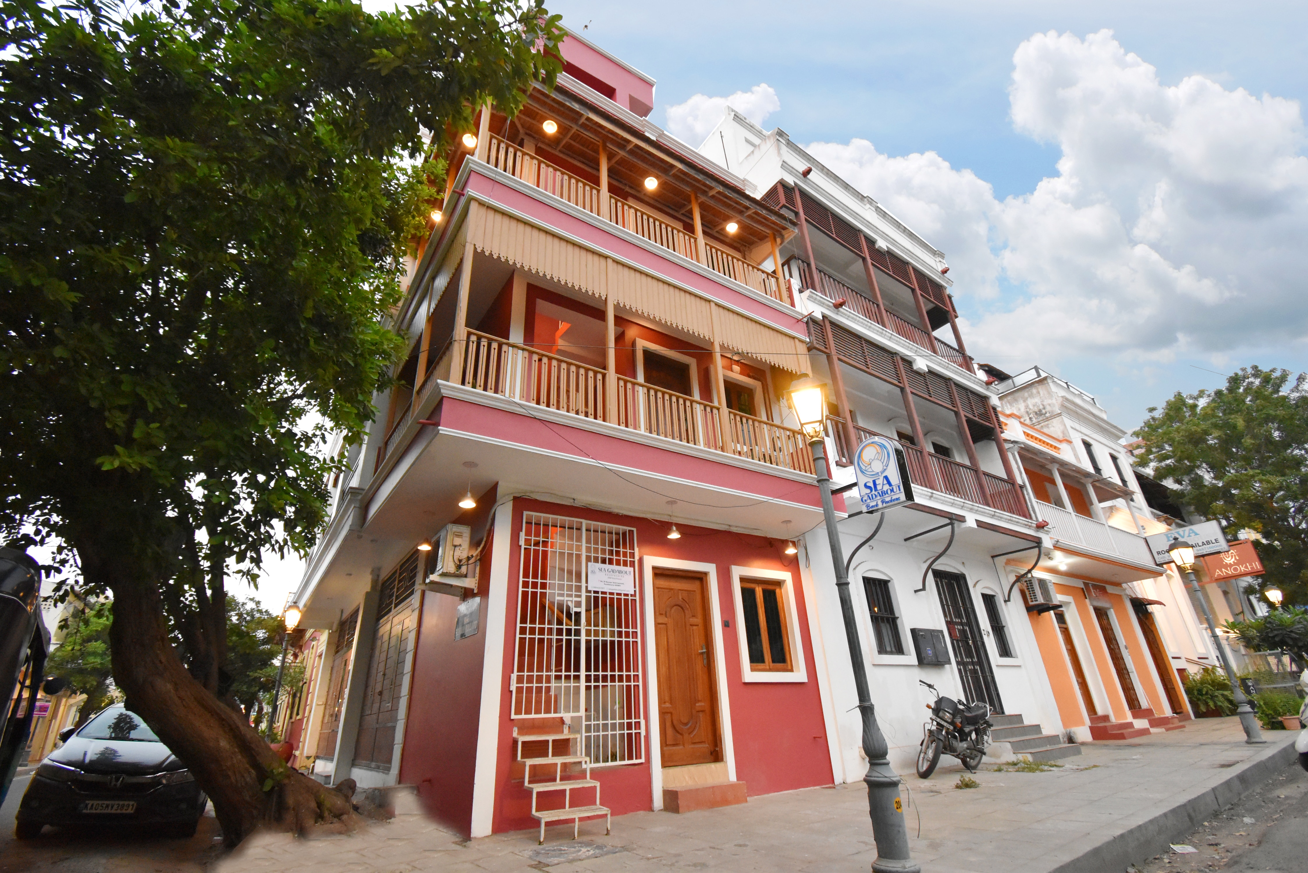 Sea Gadabout Back Packers 𝗕𝗢𝗢𝗞 Pondicherry Hostel