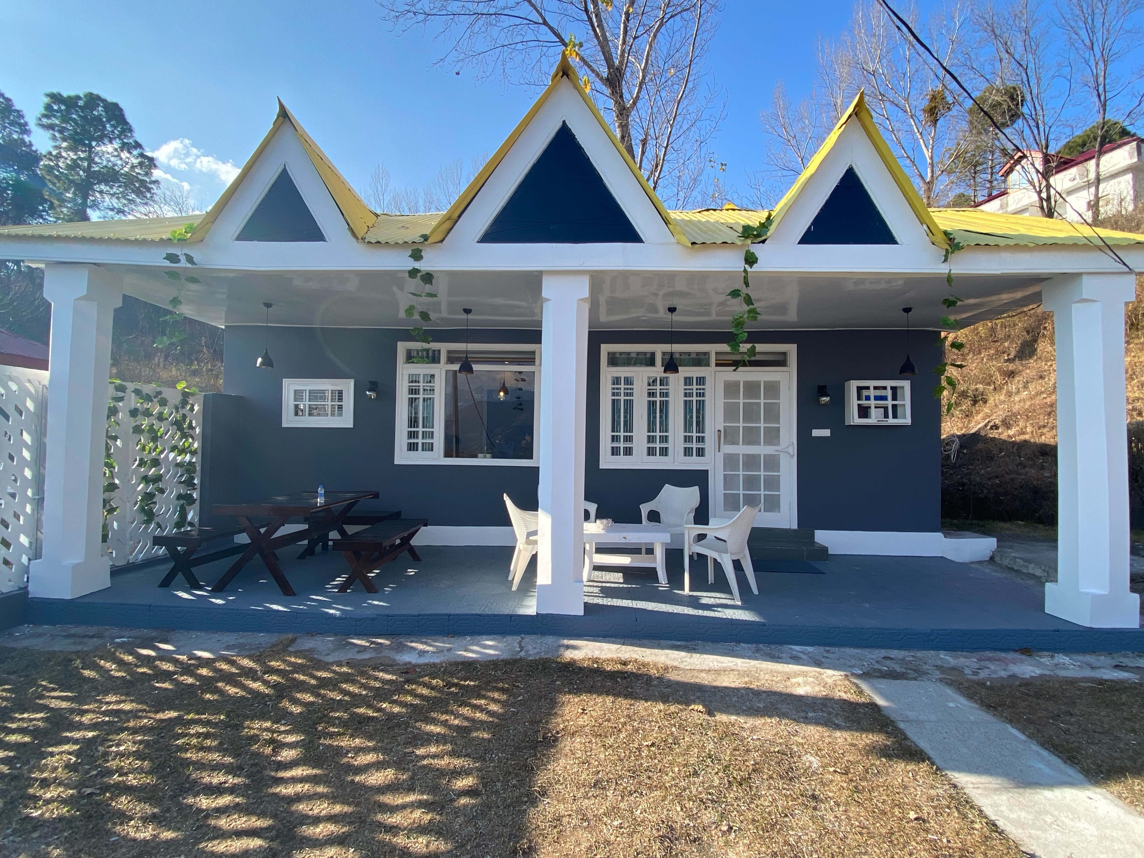 Bell Vue Cottages| Mountain-view Rooms 𝗕𝗢𝗢𝗞 Patnitop Cottage