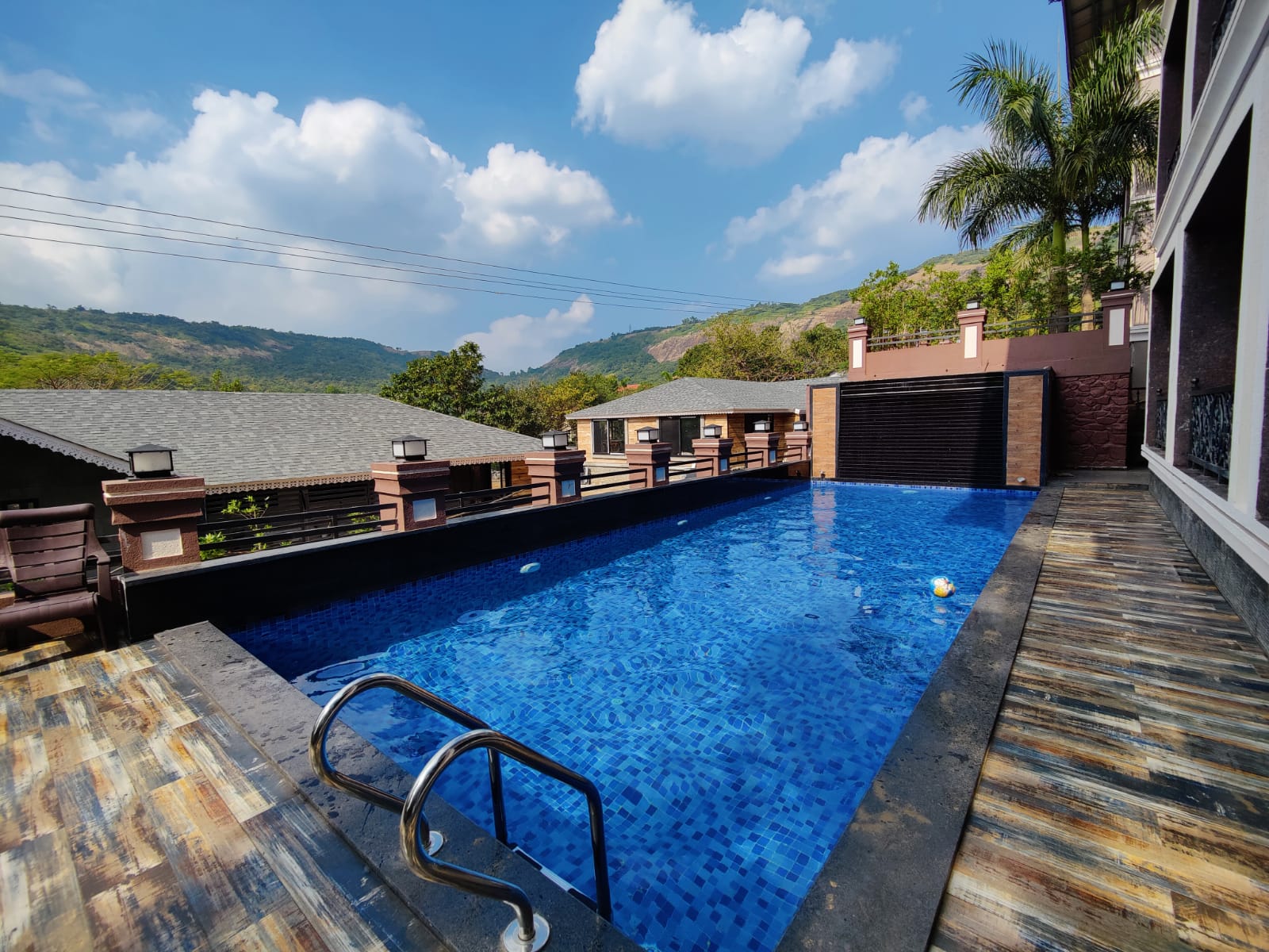 Lakeside 6BHK Luxurious with Pvt Pool by Aashiyaanaa 𝗕𝗢𝗢𝗞 Lonavala Villa