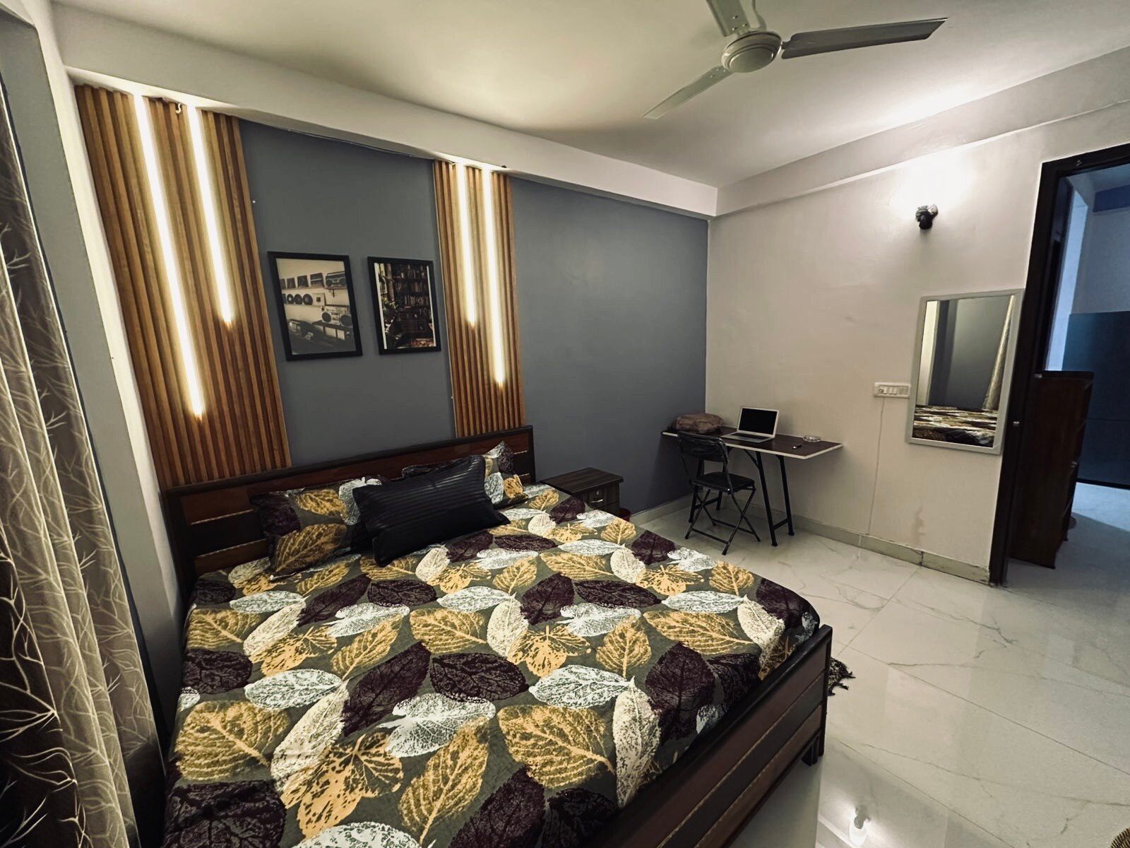 THE UPPER CREST (homestay) 𝗕𝗢𝗢𝗞 Delhi Homestay