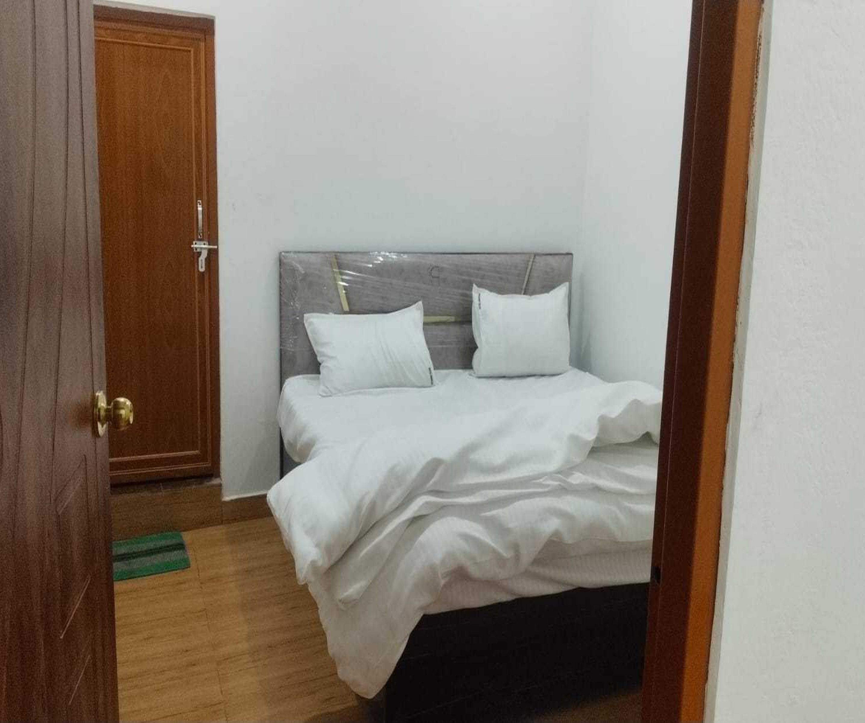 SPOT ON Abhi 𝗕𝗢𝗢𝗞 Prayagraj Hotel