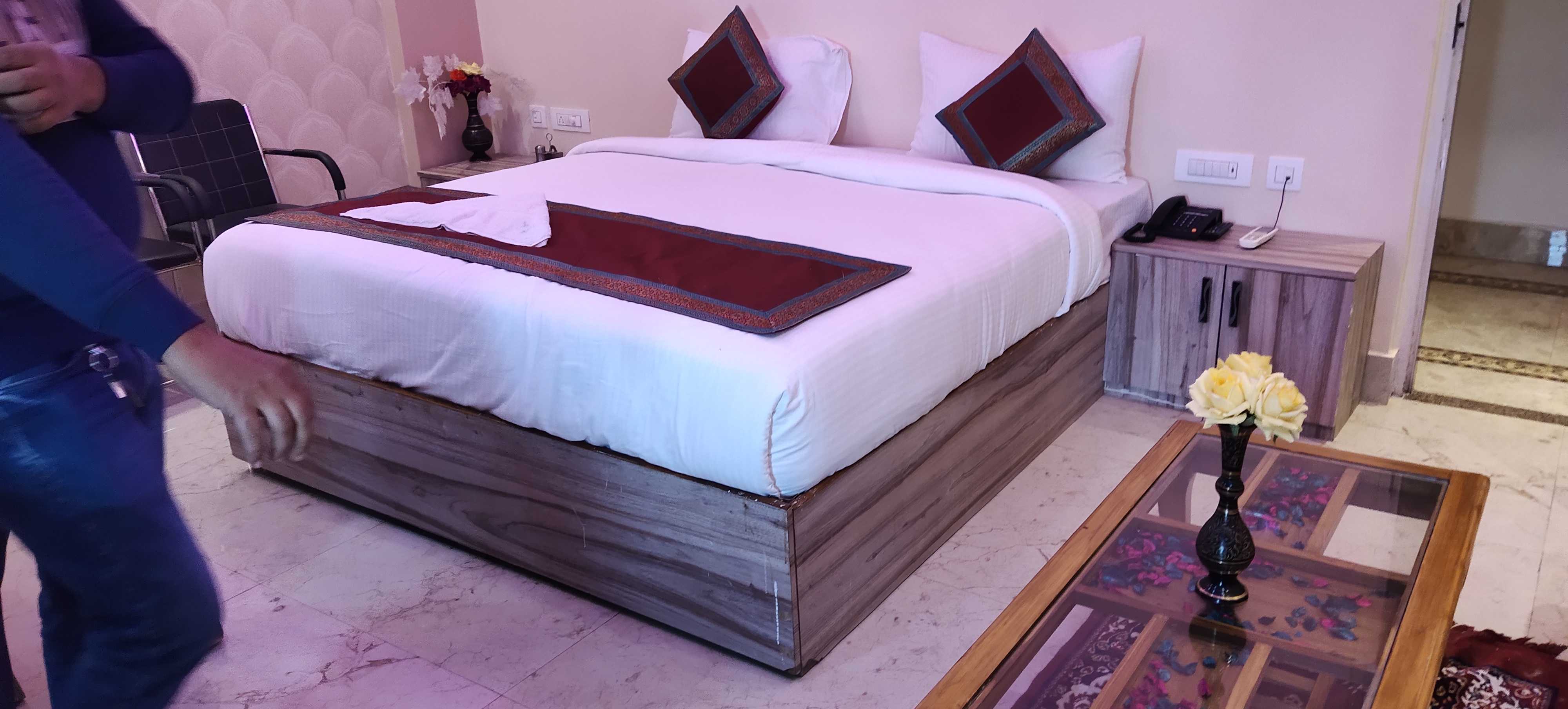 Super Hotel O 820943 Hotel The Vindh 𝗕𝗢𝗢𝗞 Gorakhpur Hotel