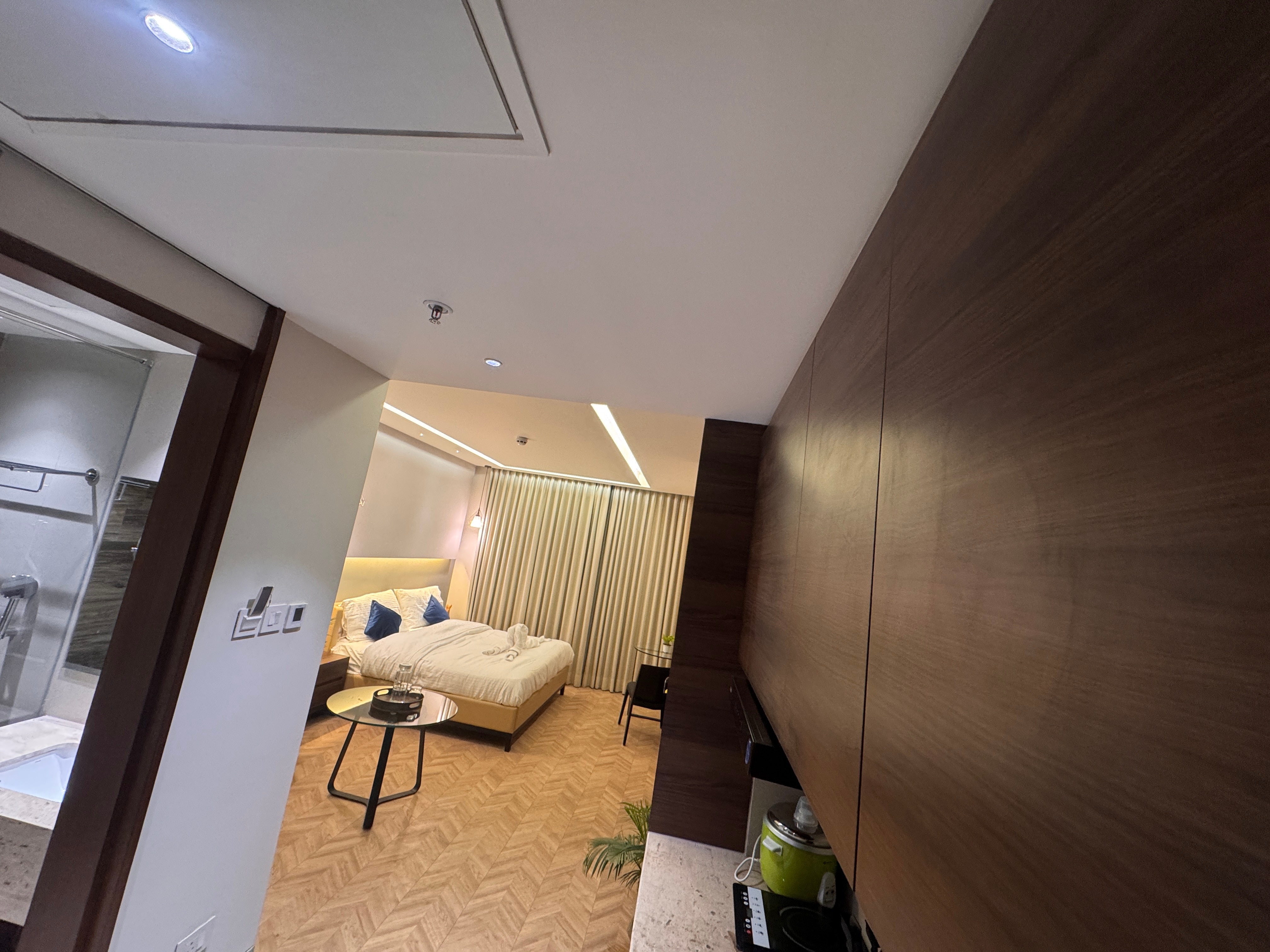 Clean Comfortable Space Safe Peaceful 𝗕𝗢𝗢𝗞 Gurgaon Apartment