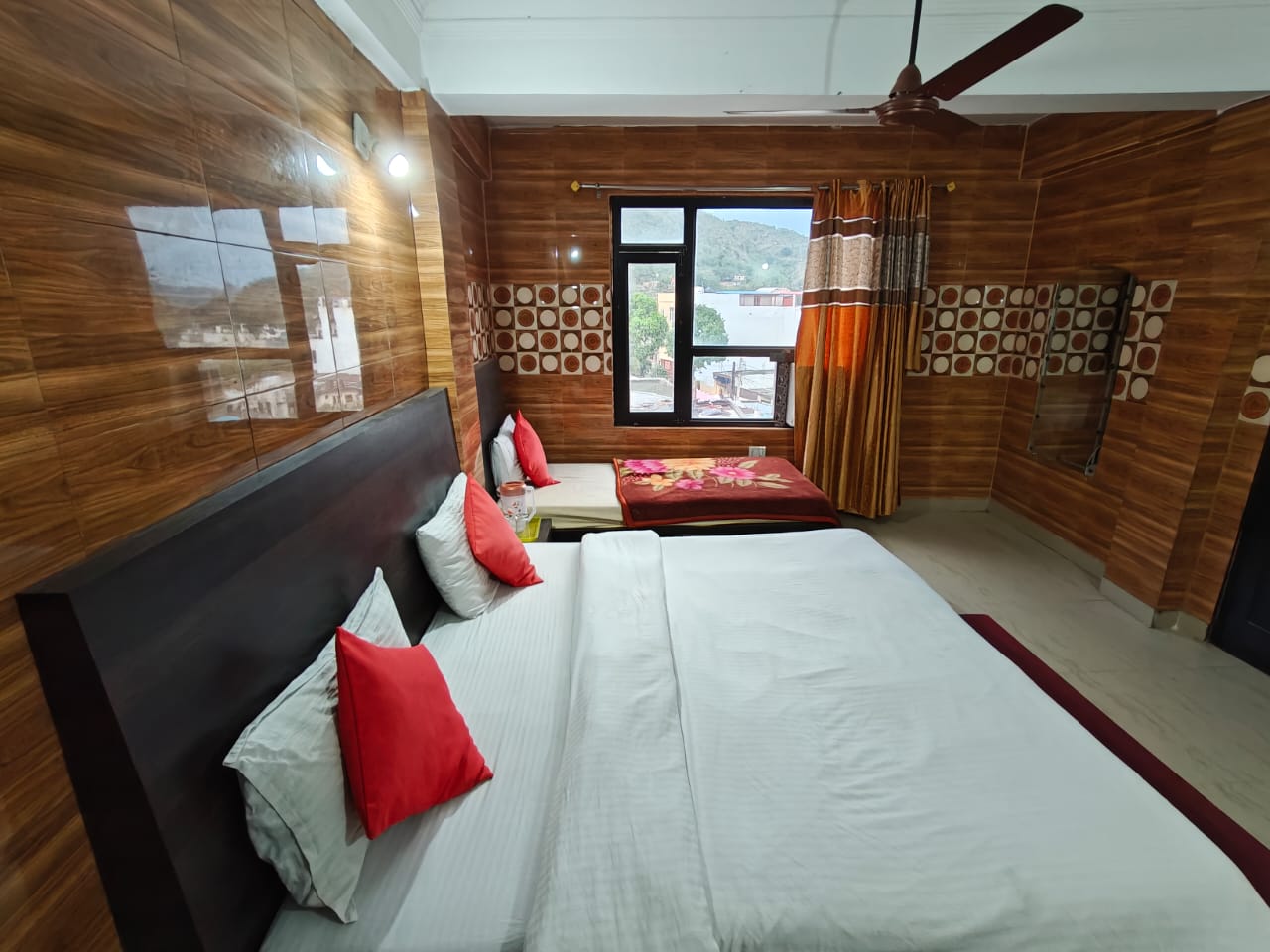 Maa Ji Vaishno Palace 𝗕𝗢𝗢𝗞 Katra Guest House