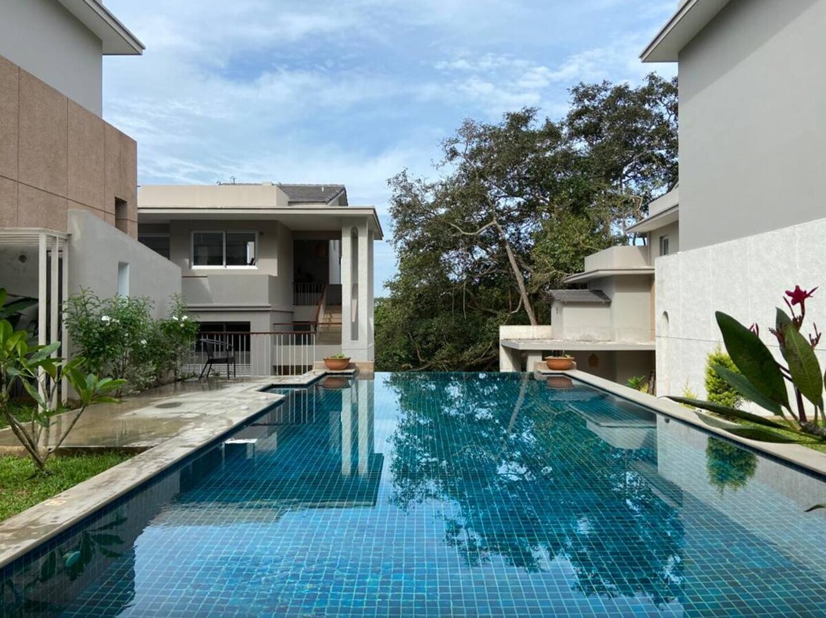 Private Pool Penthouse - Azure Bliss by Da Alohas 𝗕𝗢𝗢𝗞 Goa Apartment