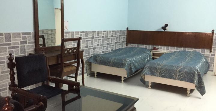 HOTEL SHAH PALACE 𝗕𝗢𝗢𝗞 Srinagar Hotel