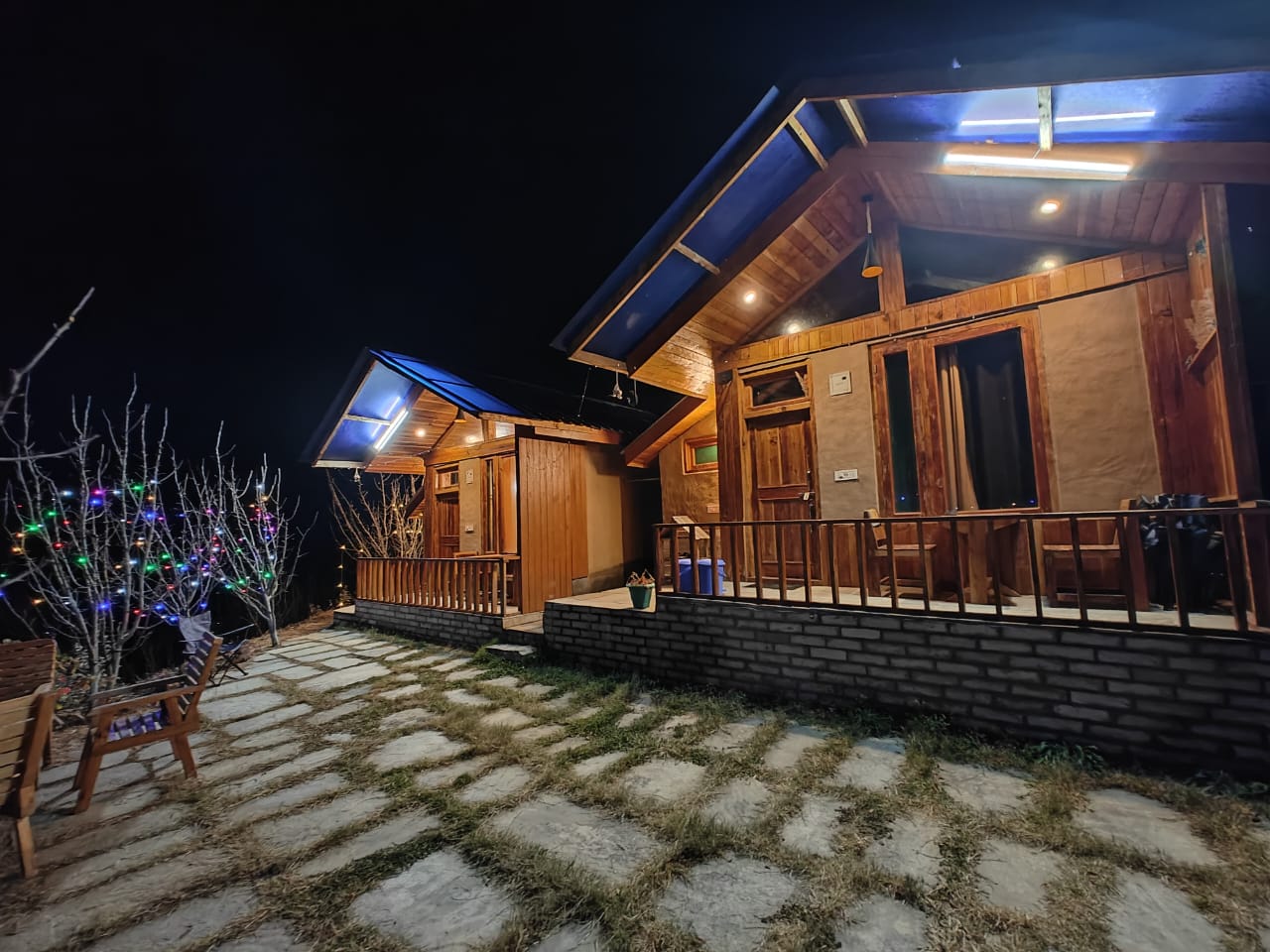 Navira Hills Laida |Mountain View by homeyhuts 𝗕𝗢𝗢𝗞 Banjar Cottage