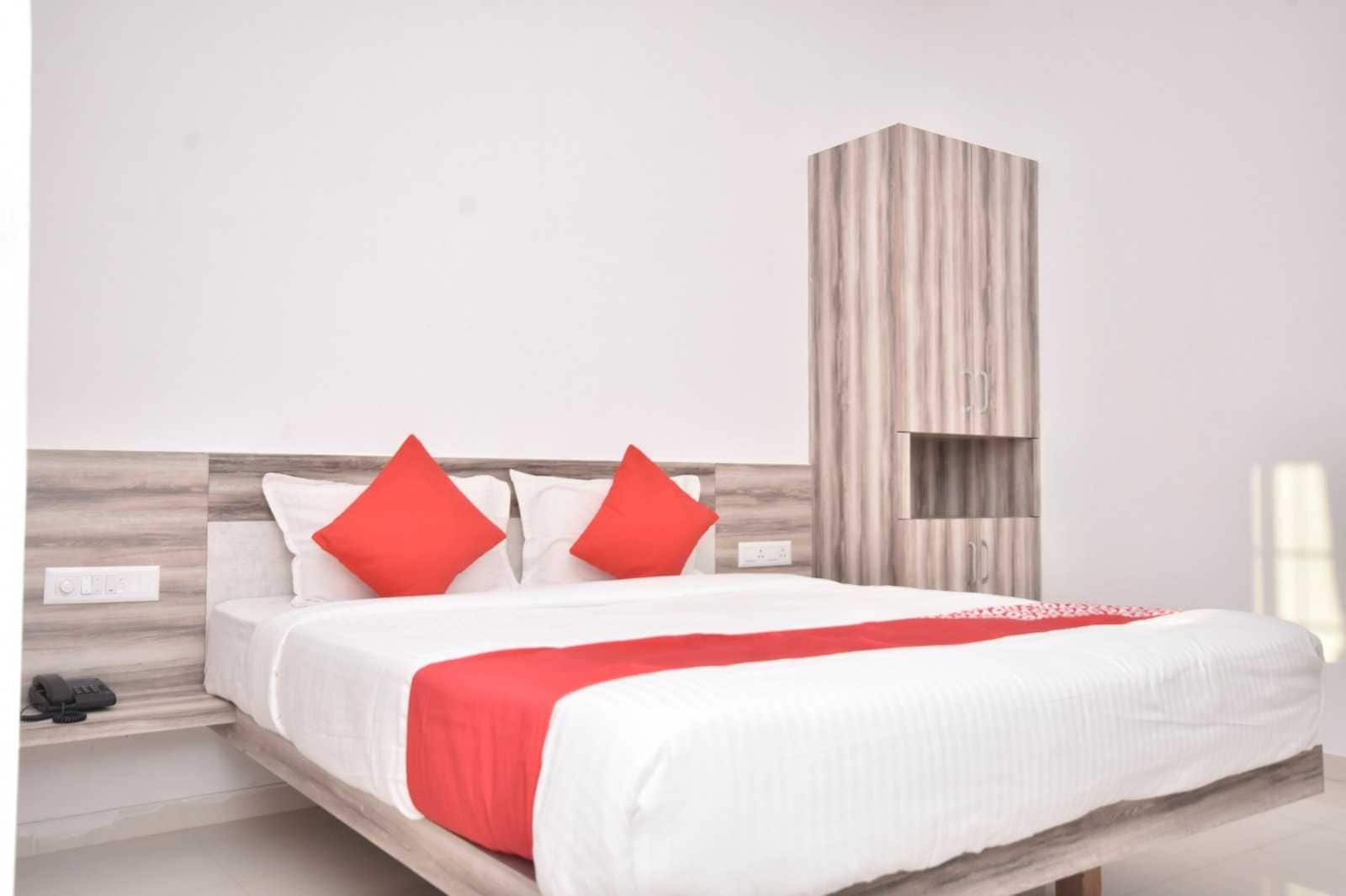 Hotel O Ramesh Inn 𝗕𝗢𝗢𝗞 Pune Hotel