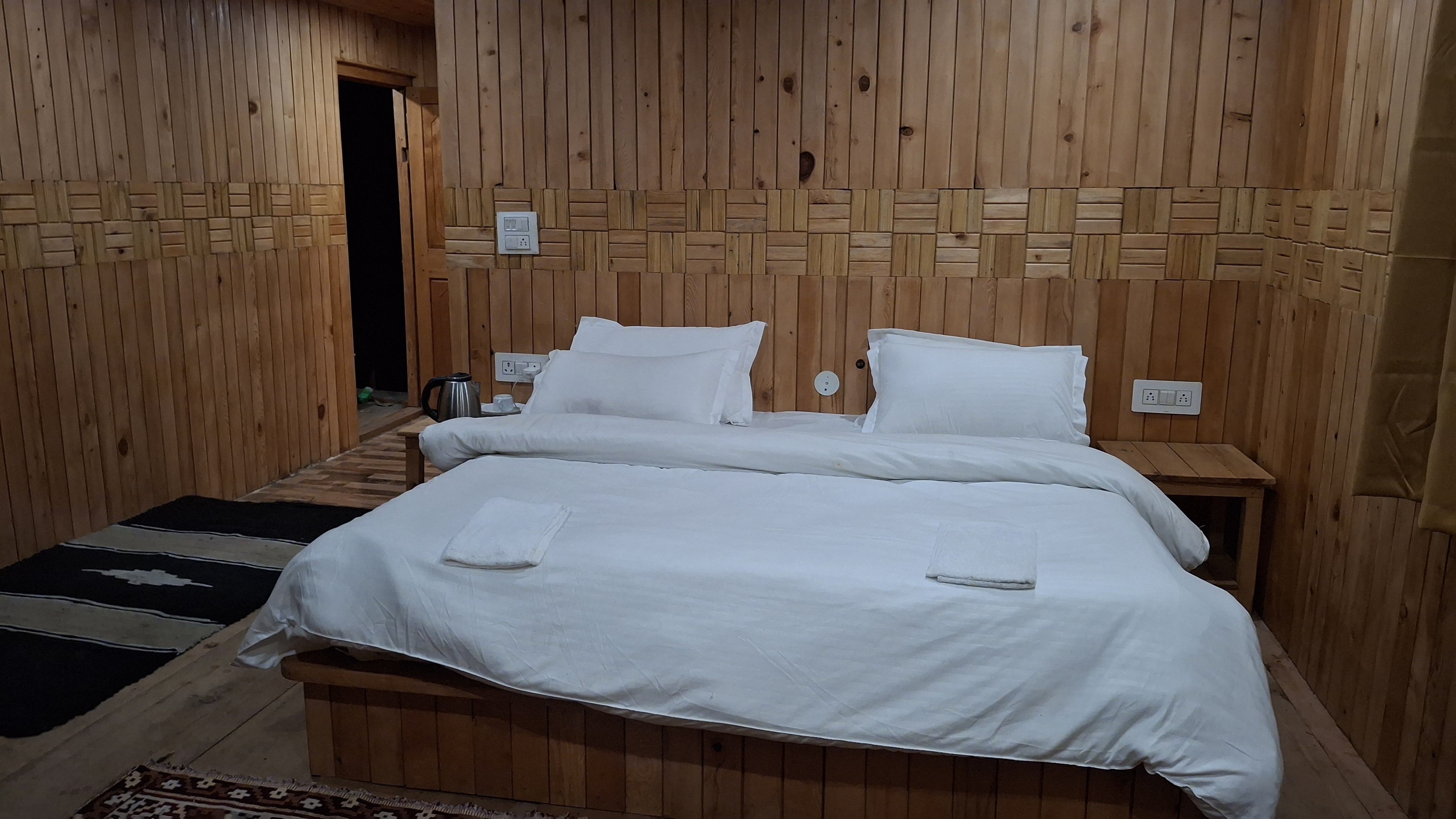 Treehouse jibhi 𝗕𝗢𝗢𝗞 Jibhi Tree house