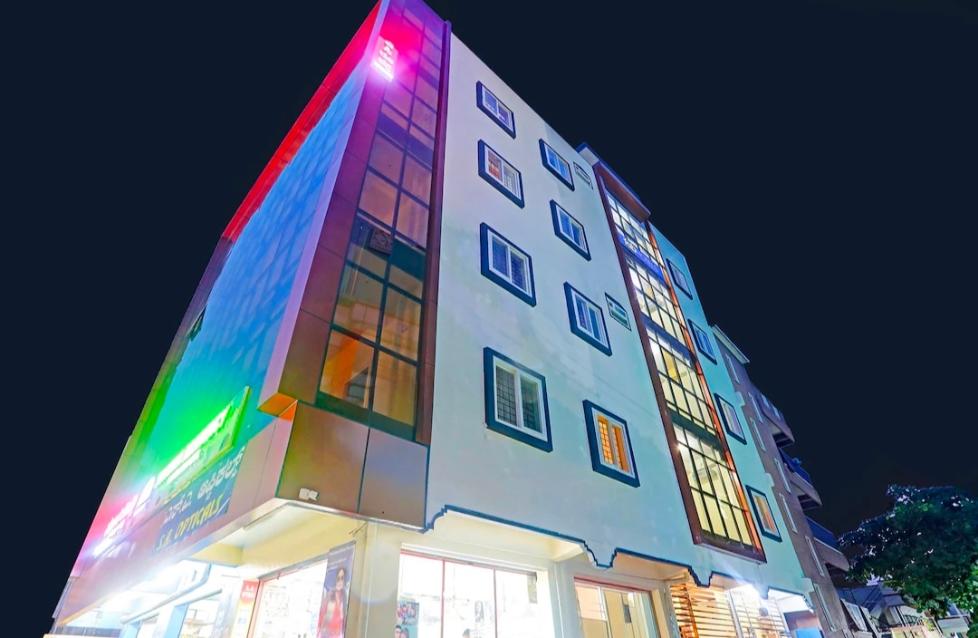 Hotel Sujatha International Tc palya. 𝗕𝗢𝗢𝗞 Bangalore Homestay