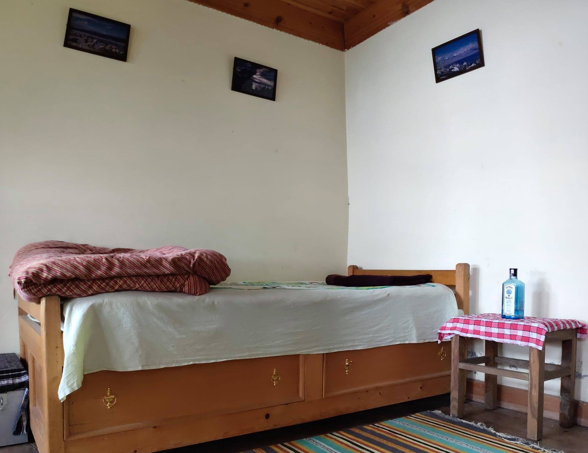 The Beautiful Wooden Cottage Single Room 𝗕𝗢𝗢𝗞 Dharamshala Homestay
