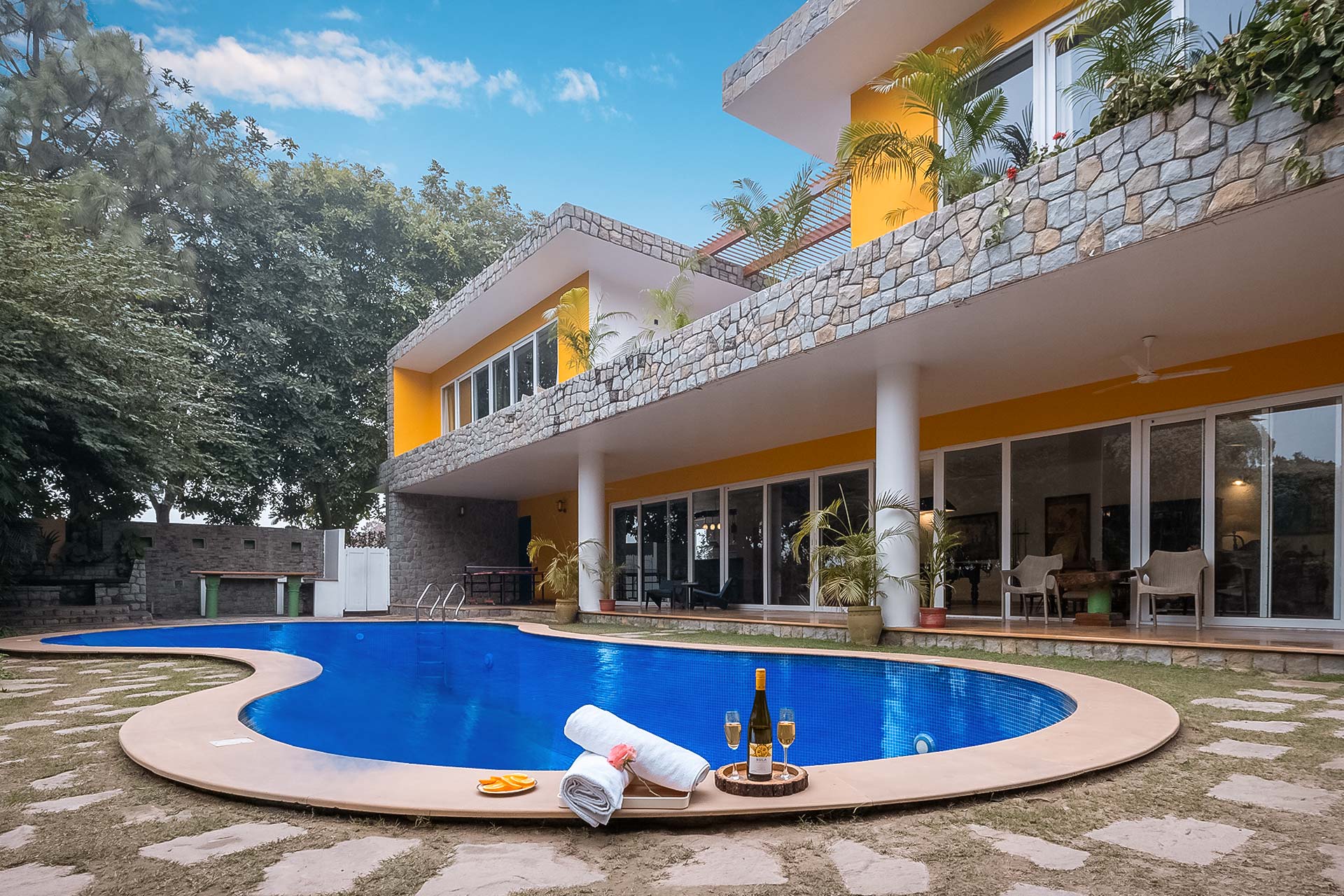 StayVIsta at @ Field View @ The Hideout Farm 𝗕𝗢𝗢𝗞 Shahbaad Farm House