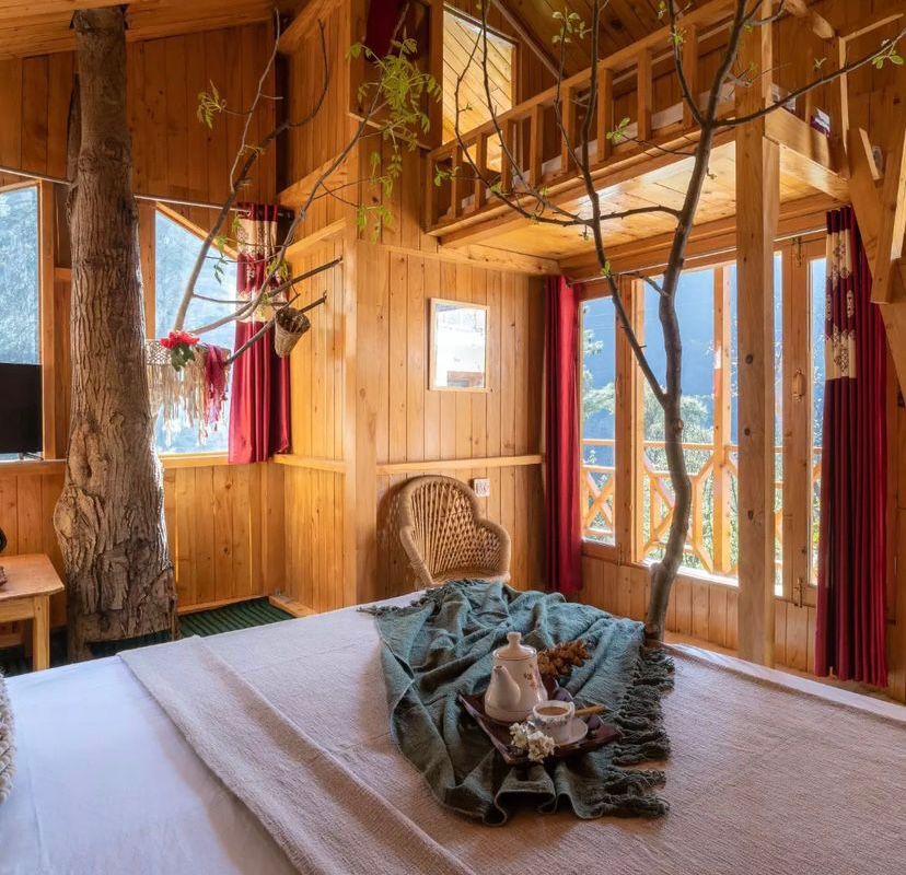 Vinnis Cottages n Treehouses 𝗕𝗢𝗢𝗞 Jibhi Tree house
