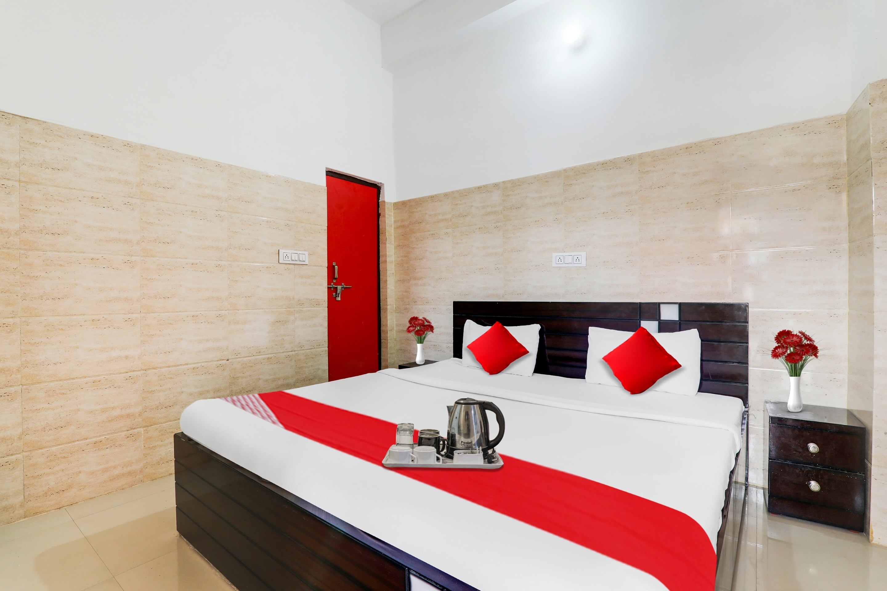 Hotel O Mauryans Inn Near Munshi Pulia Metro Station 𝗕𝗢𝗢𝗞 Lucknow Hotel