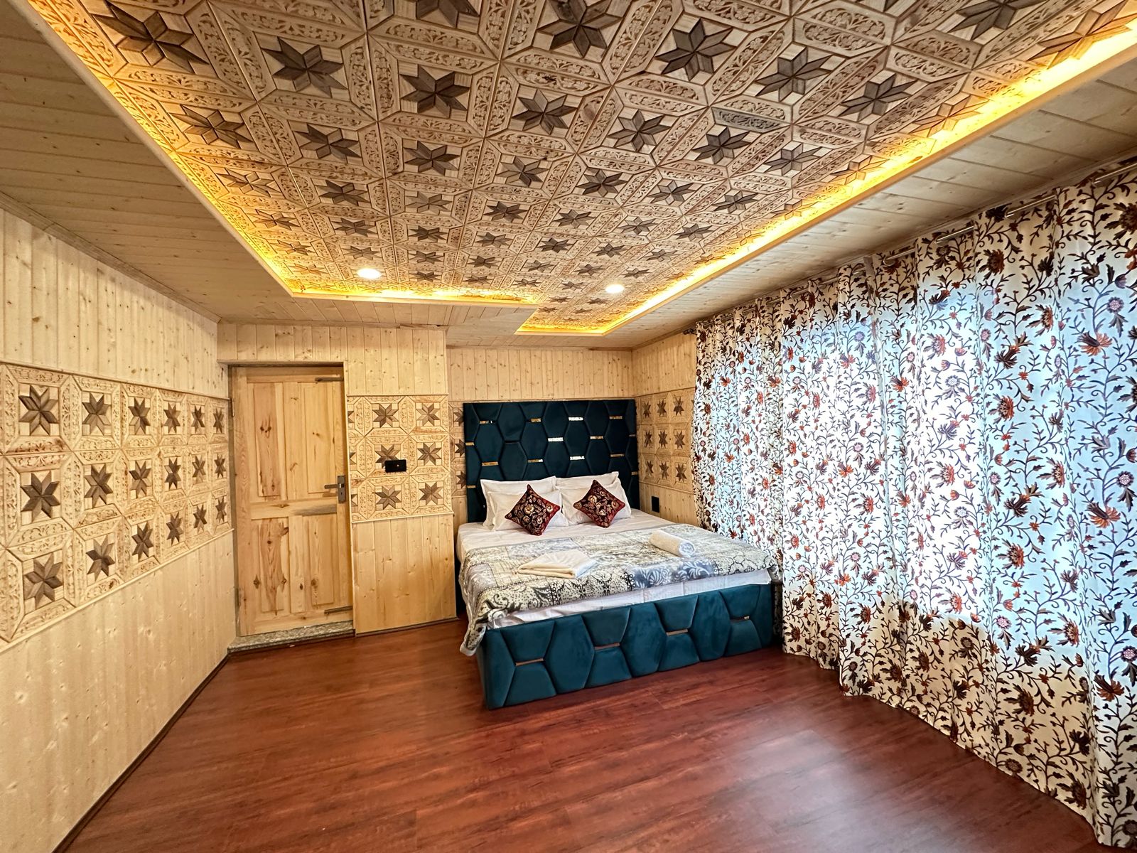 The Royal Choice 𝗕𝗢𝗢𝗞 Pahalgam Apartment