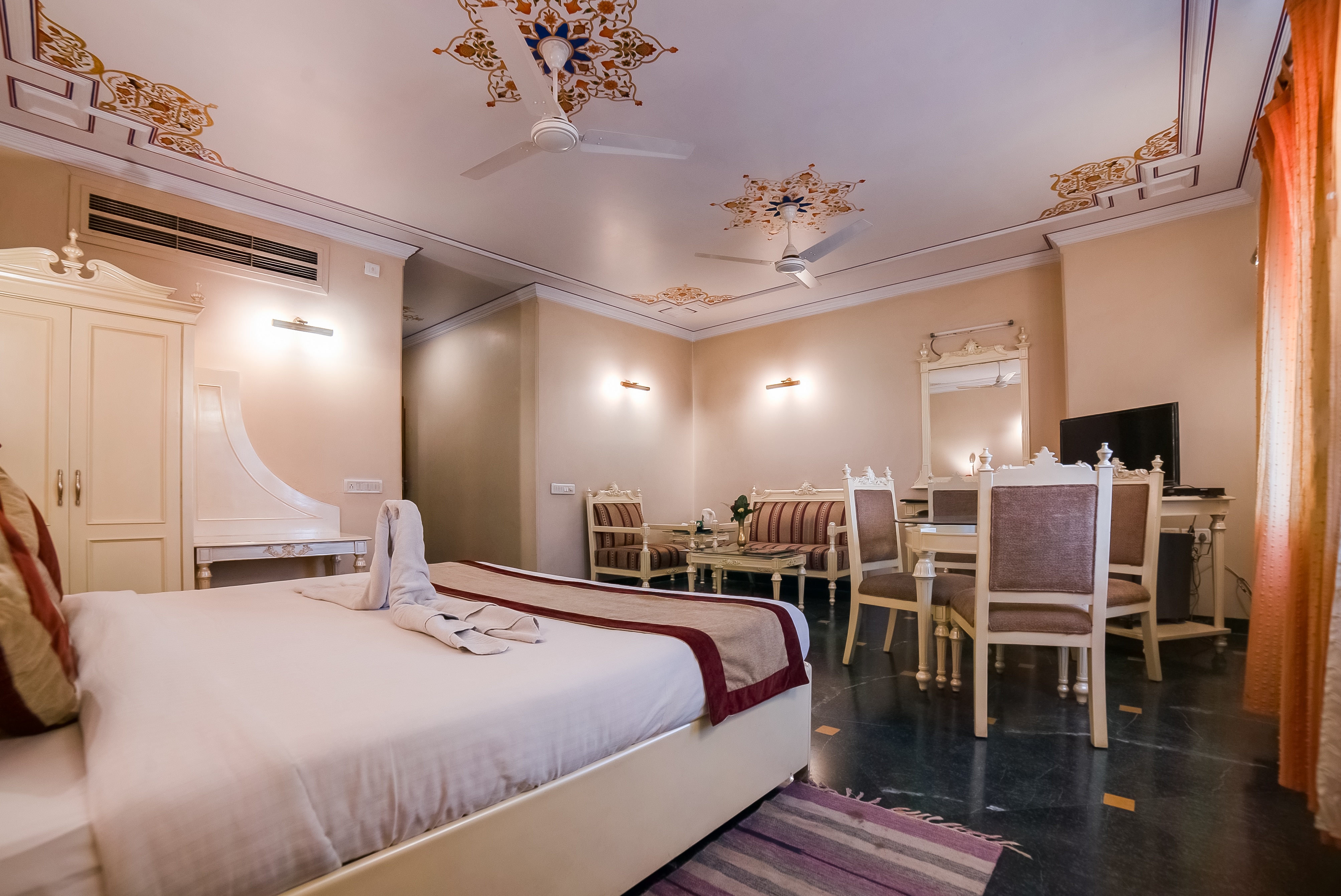 LMB Hotel Jaipur 𝗕𝗢𝗢𝗞 Jaipur Hotel