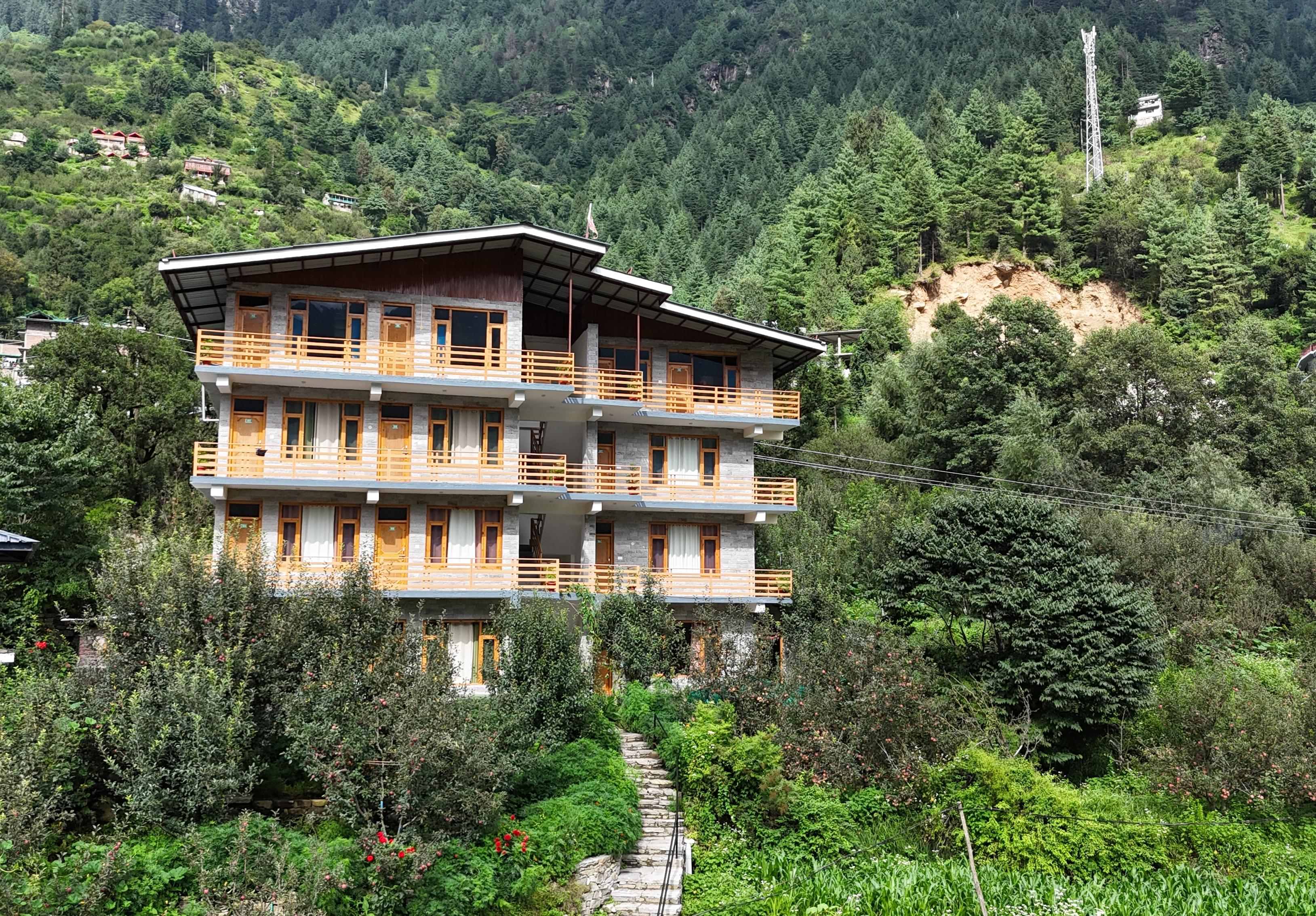 Himalayan Lotus boutique stay 𝗕𝗢𝗢𝗞 Manali Homestay