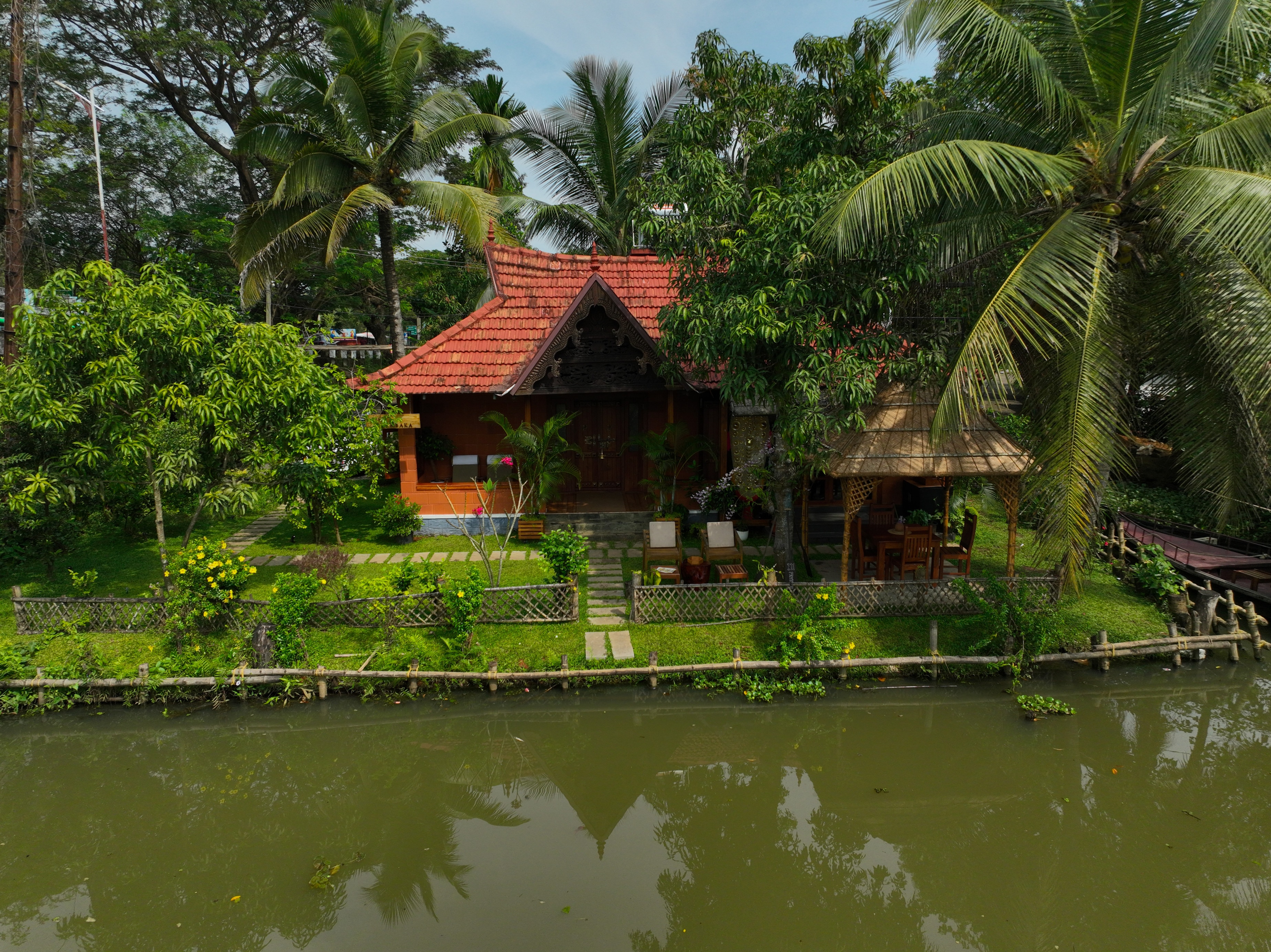 Little Chembaka Private Villa with River View 𝗕𝗢𝗢𝗞 Kumarakom Villa
