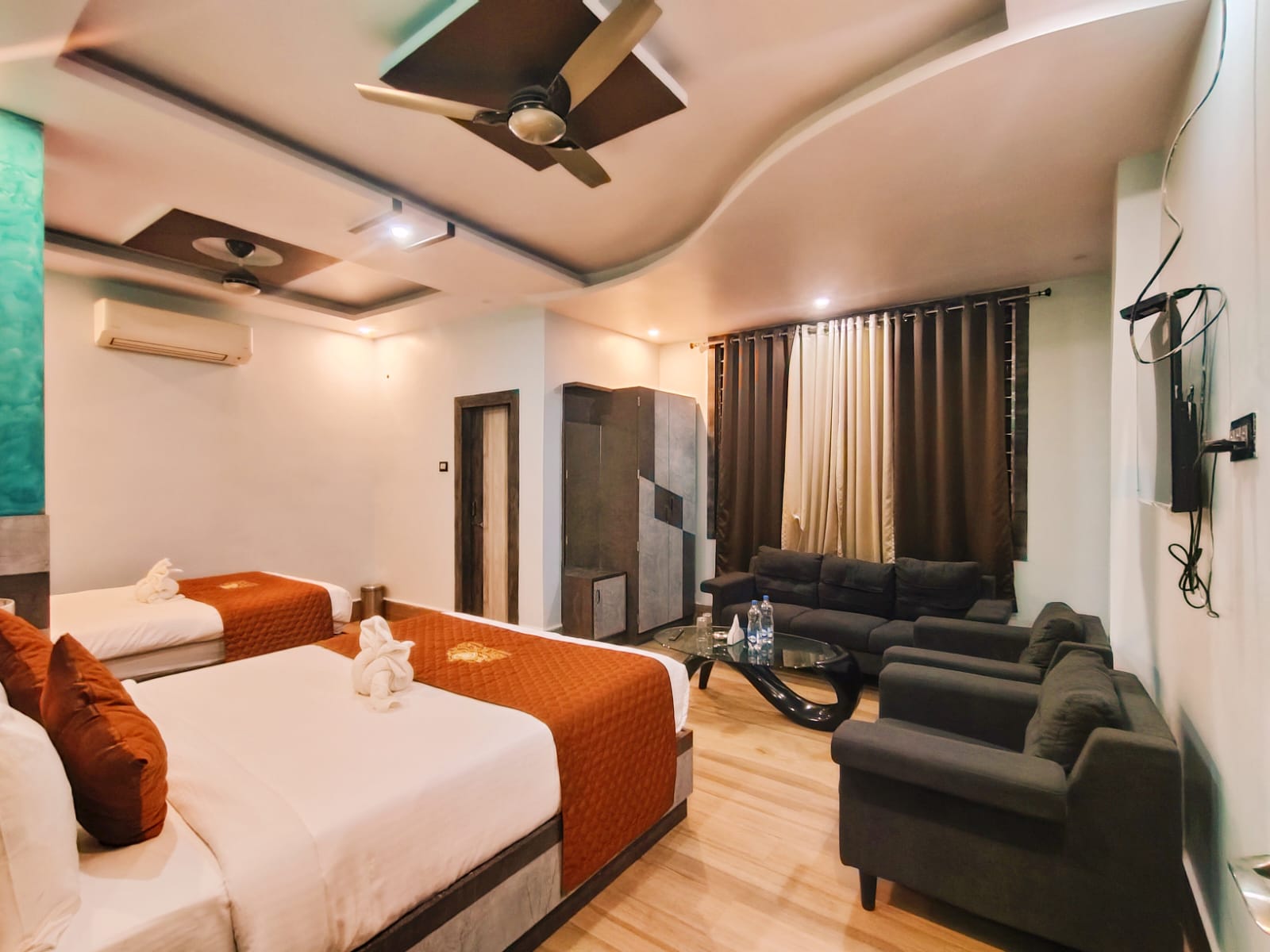 RAJ PALACE 𝗕𝗢𝗢𝗞 Bihar Sharif Hotel