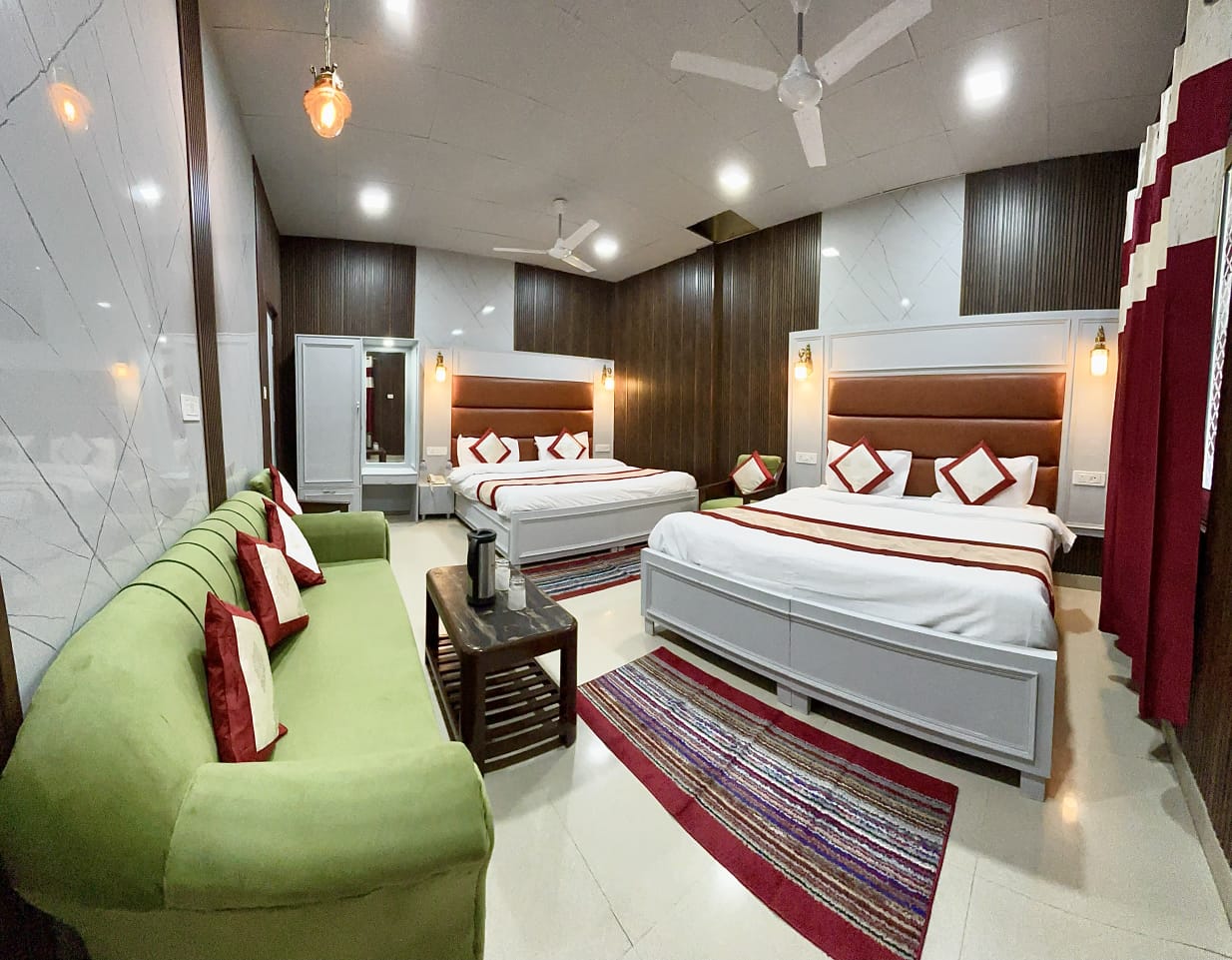 Hotel Amar 𝗕𝗢𝗢𝗞 Mussoorie Hotel