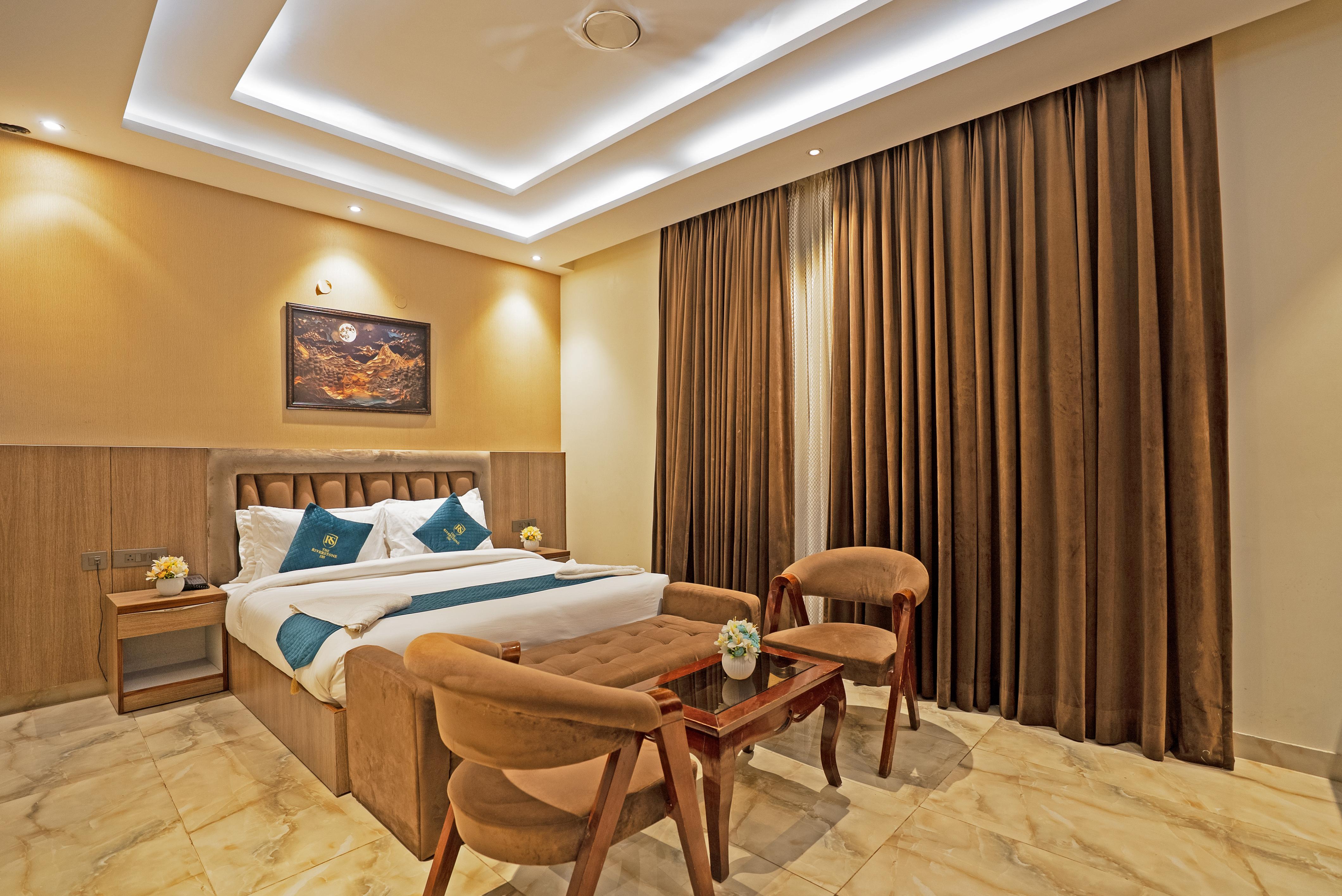 The Riverstone Inn 𝗕𝗢𝗢𝗞 Noida Hotel
