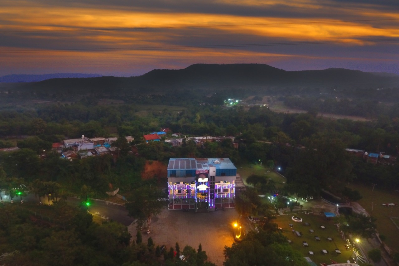 Sukoon Resort 𝗕𝗢𝗢𝗞 Jabalpur Resort