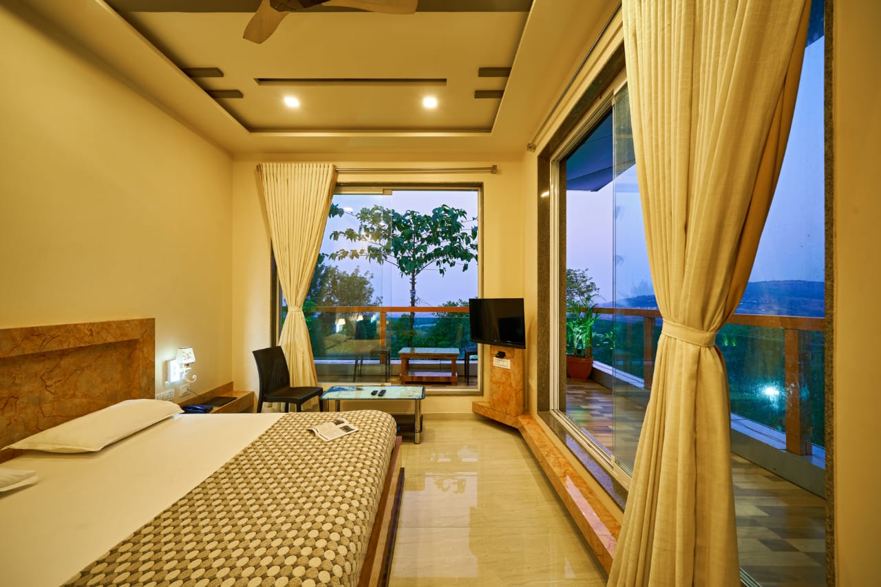 Natural Resort 𝗕𝗢𝗢𝗞 Panhala Resort