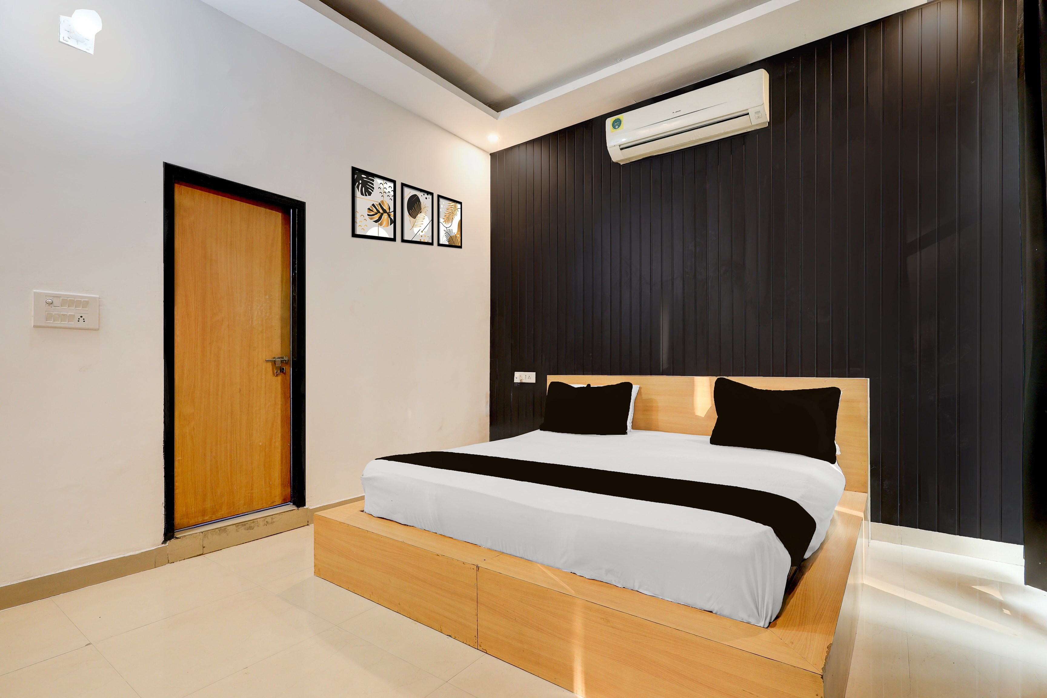 Hotel O Sky 𝗕𝗢𝗢𝗞 Dadri Hotel