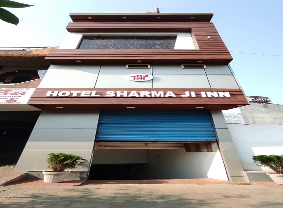Hotel Sharma Ji Inn 𝗕𝗢𝗢𝗞 Aligarh Hotel