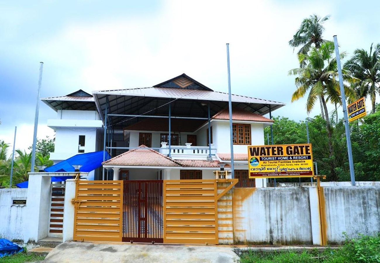 Water Gate Tourist Home 𝗕𝗢𝗢𝗞 Kollam Homestay