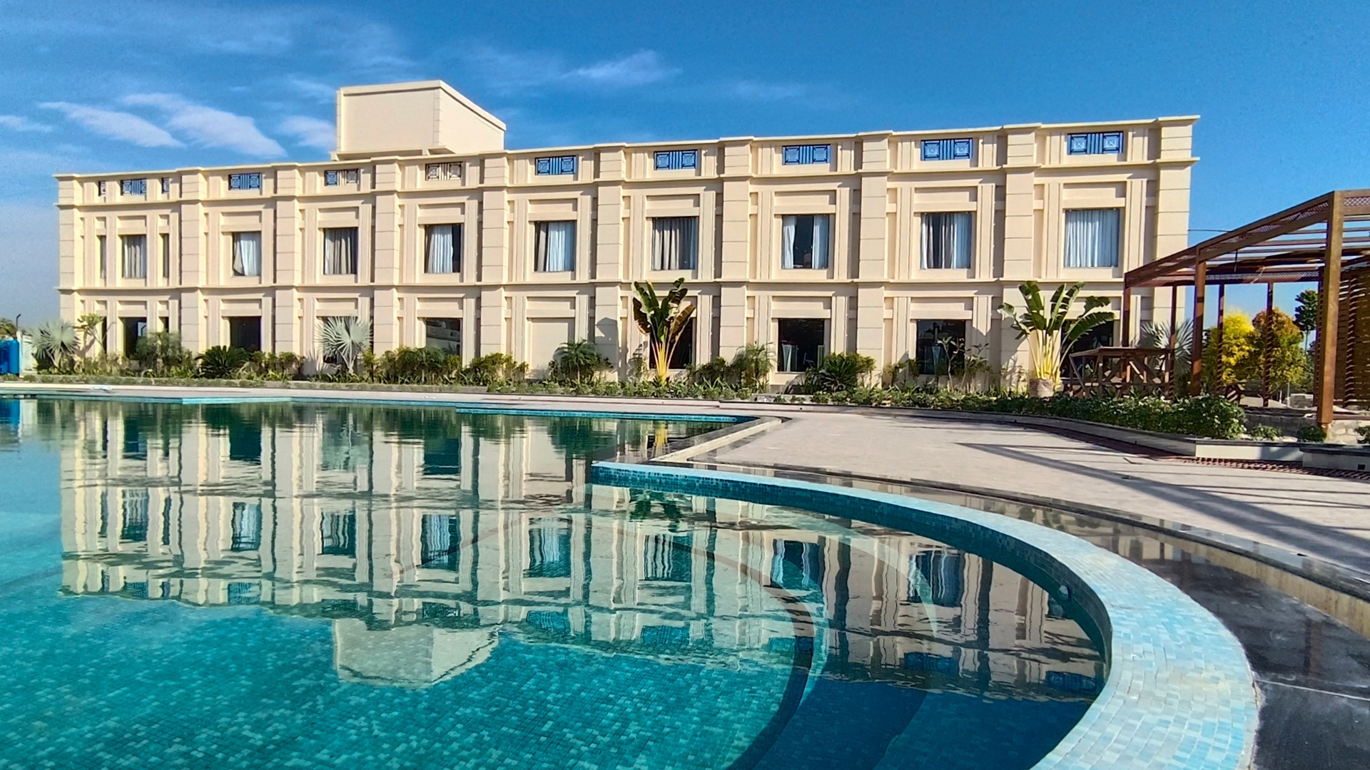 Gulmohar Royals 𝗕𝗢𝗢𝗞 Kochbihar Resort