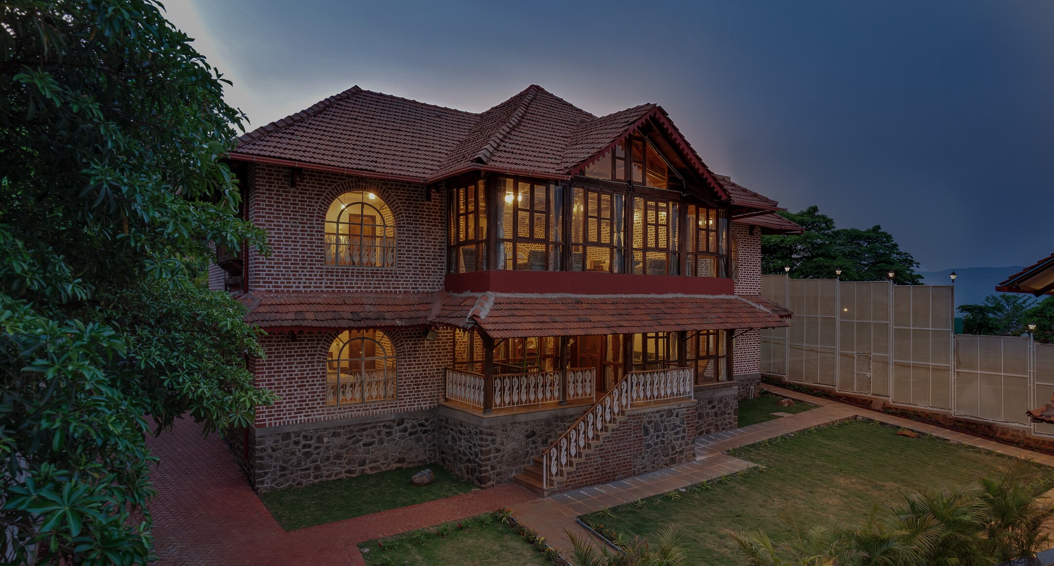 SaffronStays Brick Bastion 𝗕𝗢𝗢𝗞 Karjat Villa