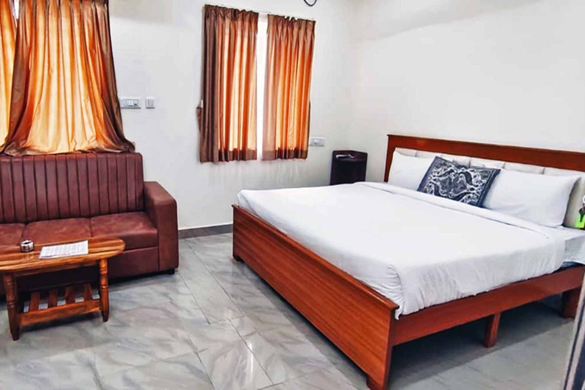 Pinnacle Suites Rooms 𝗕𝗢𝗢𝗞 Bangalore Apartment
