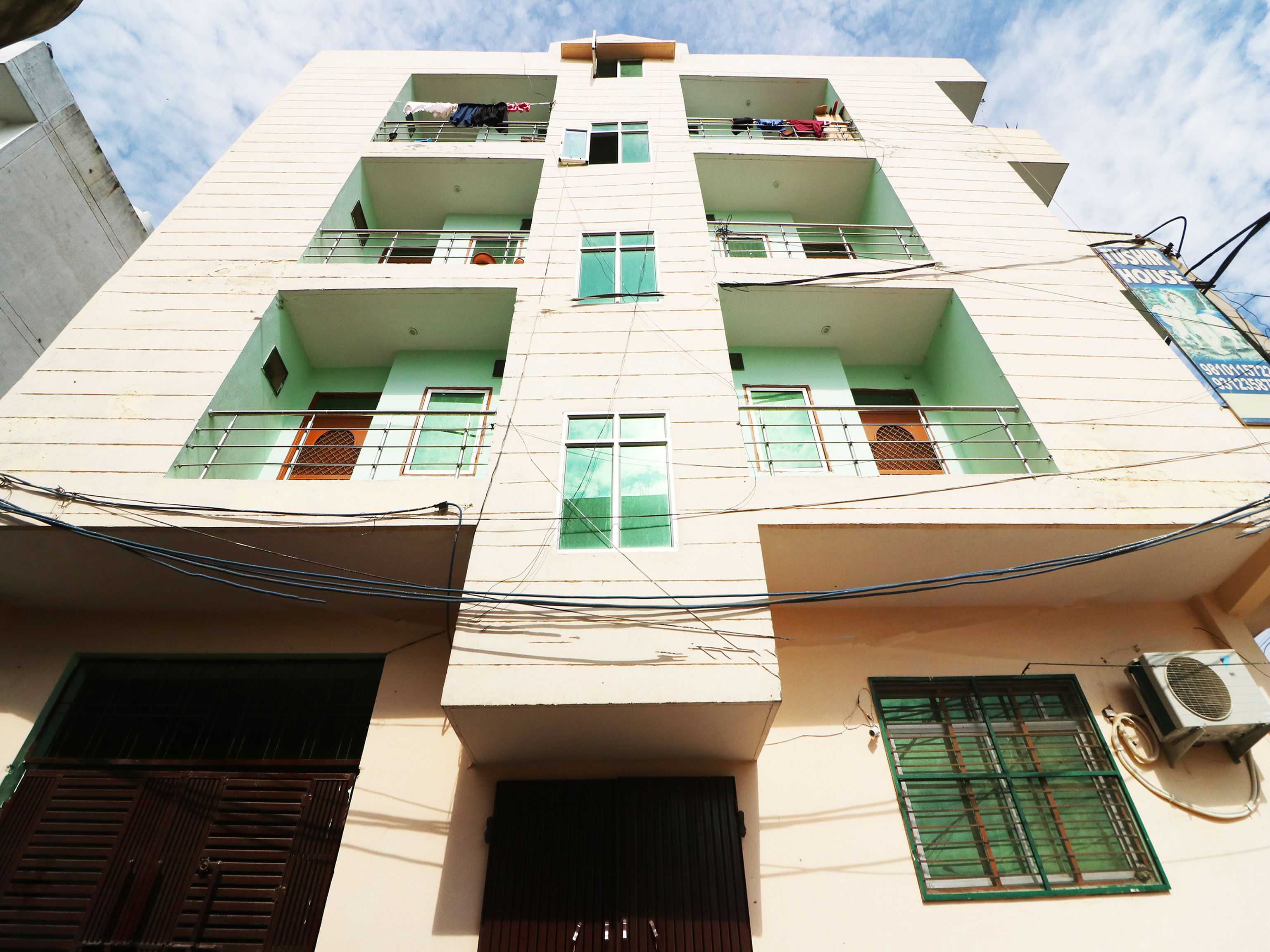Hotel O Tushir House 𝗕𝗢𝗢𝗞 Delhi Hotel
