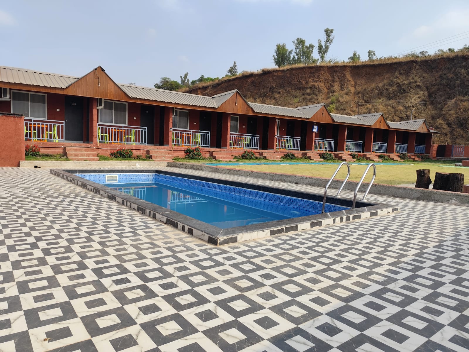 Red Brick resort 𝗕𝗢𝗢𝗞 Mahabaleshwar Resort