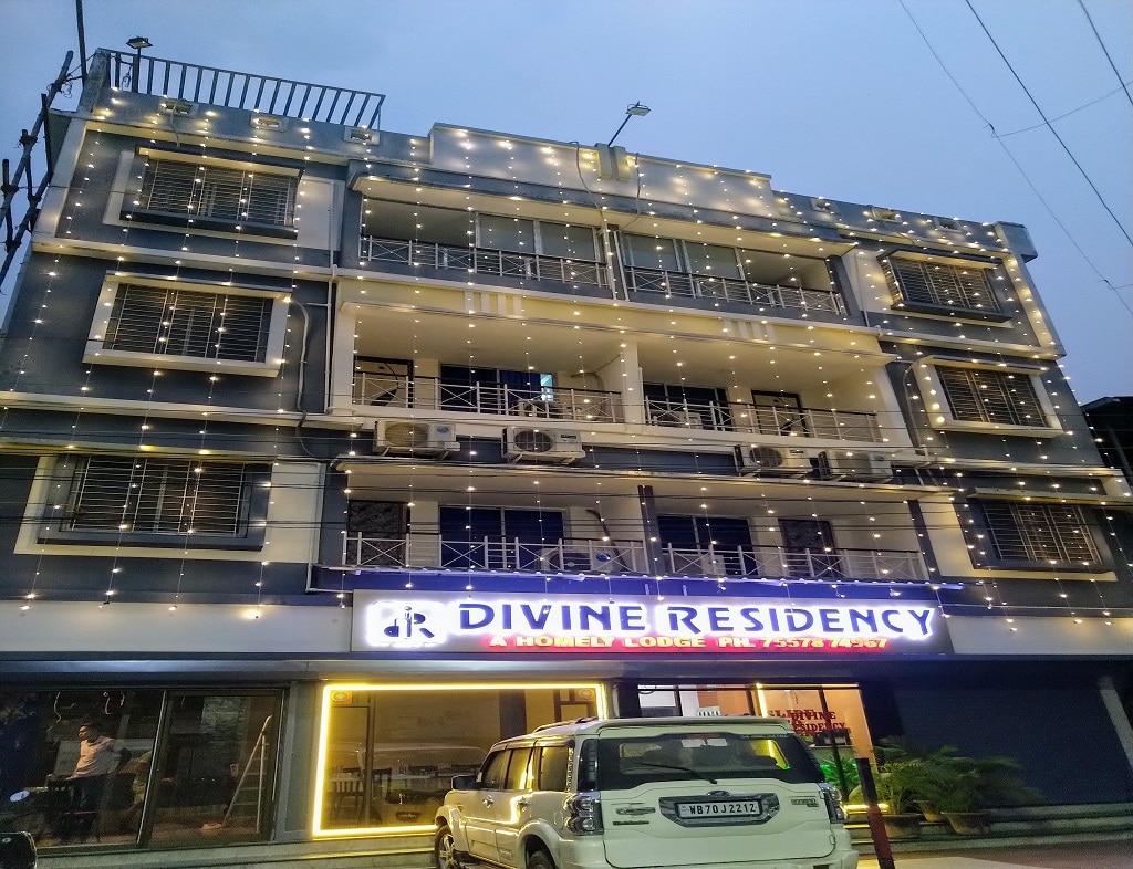 Hotel Divine Residency 𝗕𝗢𝗢𝗞 Siliguri Hotel