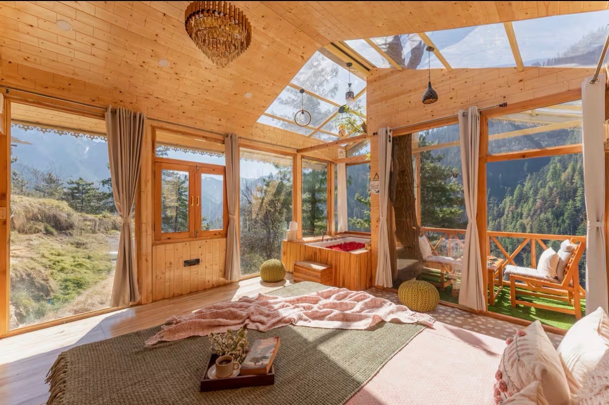 SkyHeaven Jacuzzi Treehouse 𝗕𝗢𝗢𝗞 Jibhi Tree house