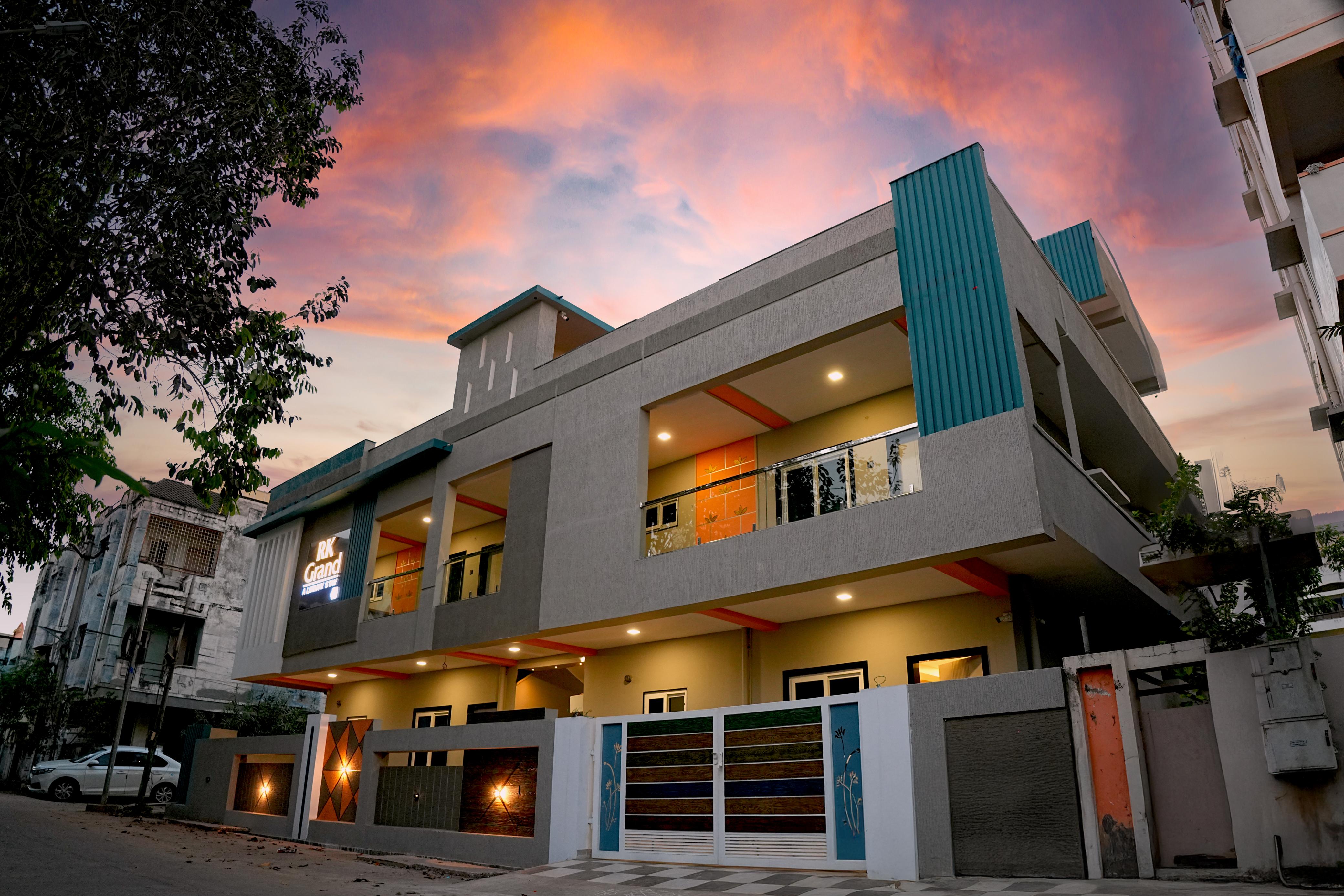 RK GRAND 𝗕𝗢𝗢𝗞 Vizianagram Hotel