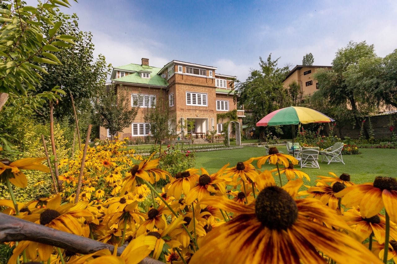 Heritage Villa in the heart of Srinagar Kashmir 𝗕𝗢𝗢𝗞 Srinagar Homestay