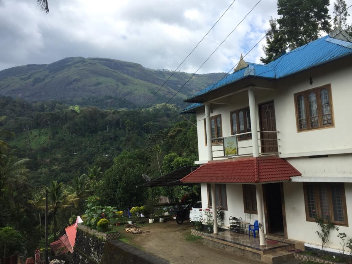 Aby homestay rooms 𝗕𝗢𝗢𝗞 Munnar Homestay